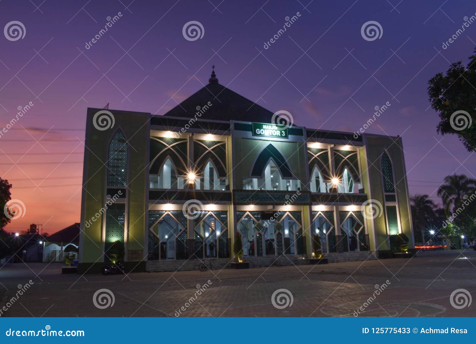 Mosque of Gontor 3 stock image. Image of east, gontor - 125775433