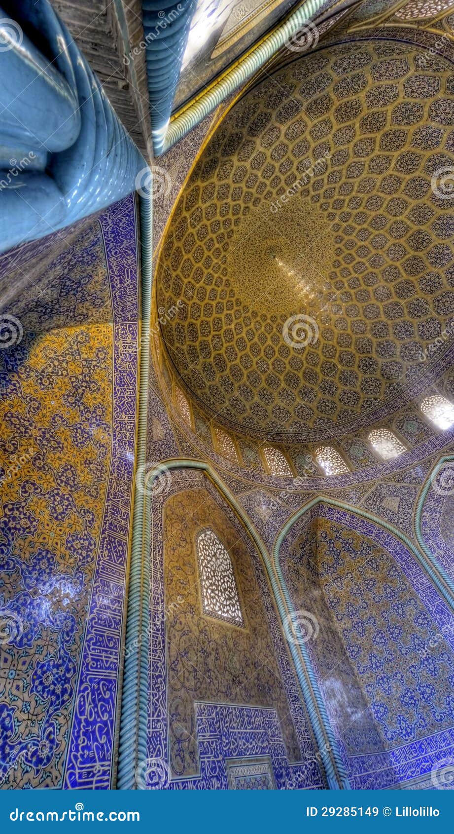 Mosque interior editorial stock image. Image of mosaic - 29285149