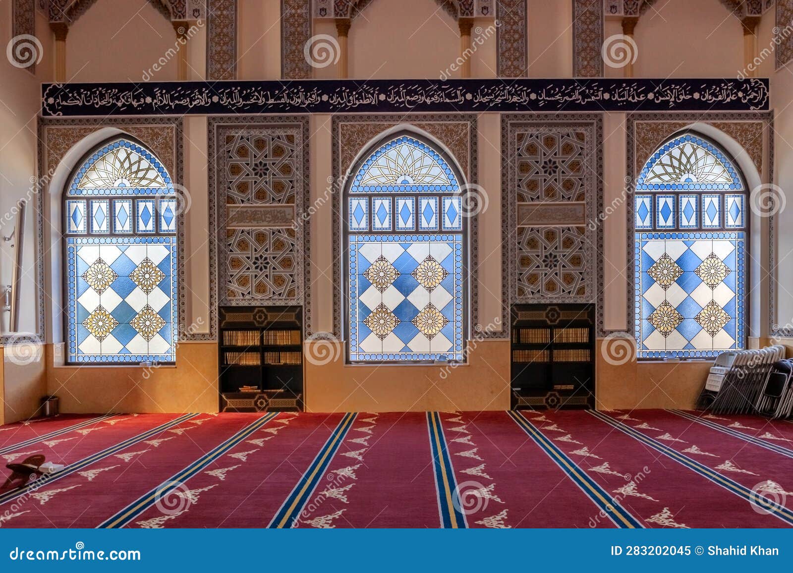 Mosque Interior Dubai editorial image. Image of arched - 283202045