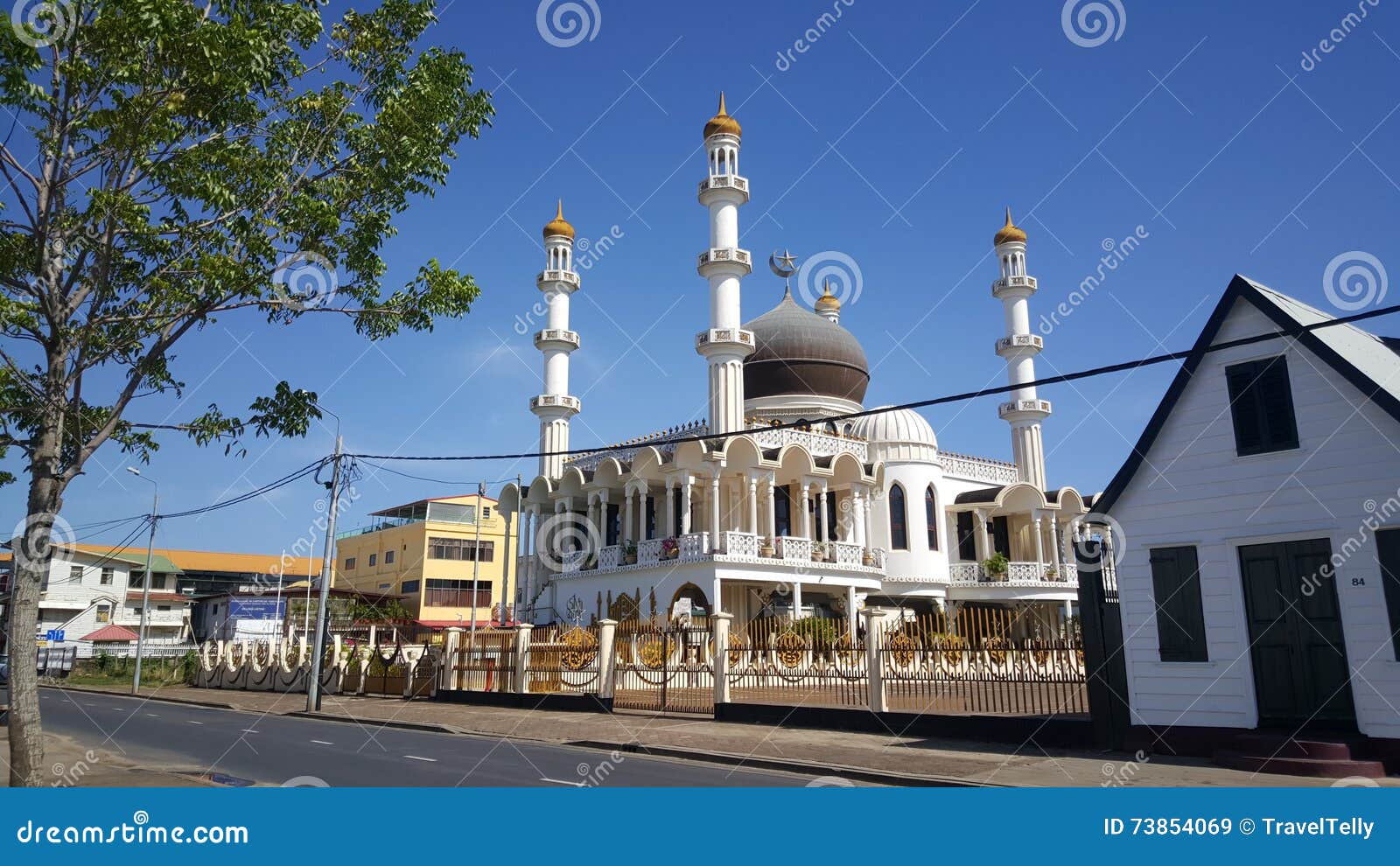 Mosque Keizerstraat stock image. Image of street, paramaribo - 73854069