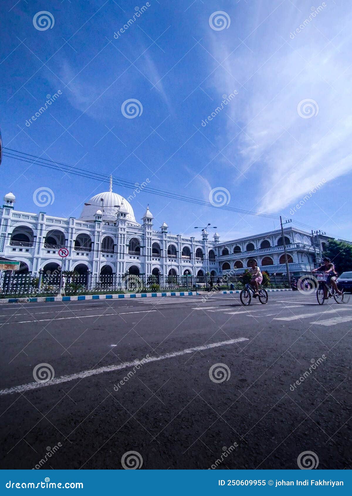 KH Abdul Hamid Pasuruan Mosque Editorial Image - Image of abdul, arena ...