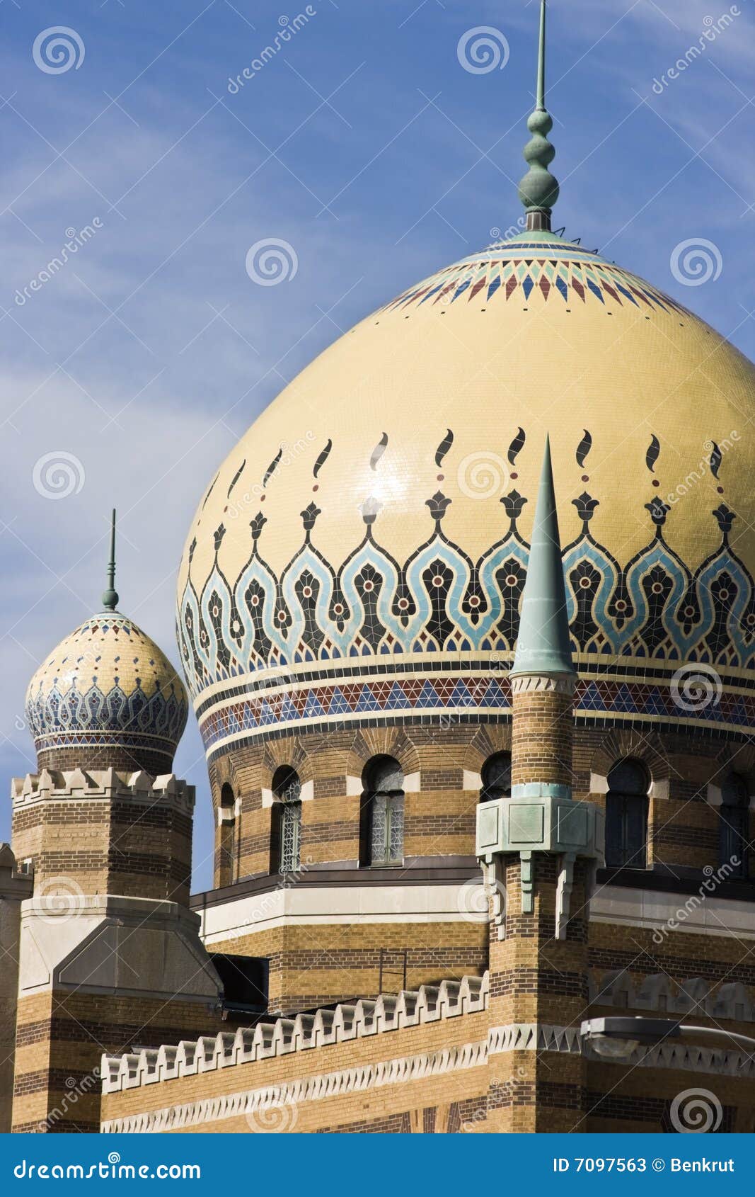 Mosque in Milwaukee, Wisconsin Stock Image - Image of built, autumn ...