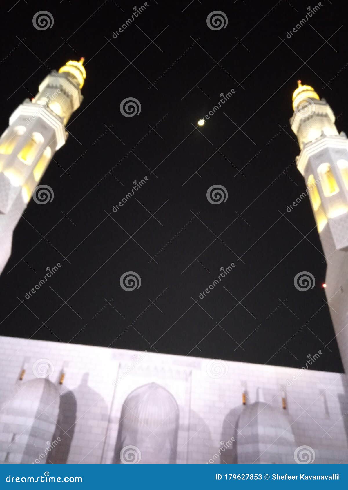 Mosque Minar with moon editorial stock photo. Image of light - 179627853