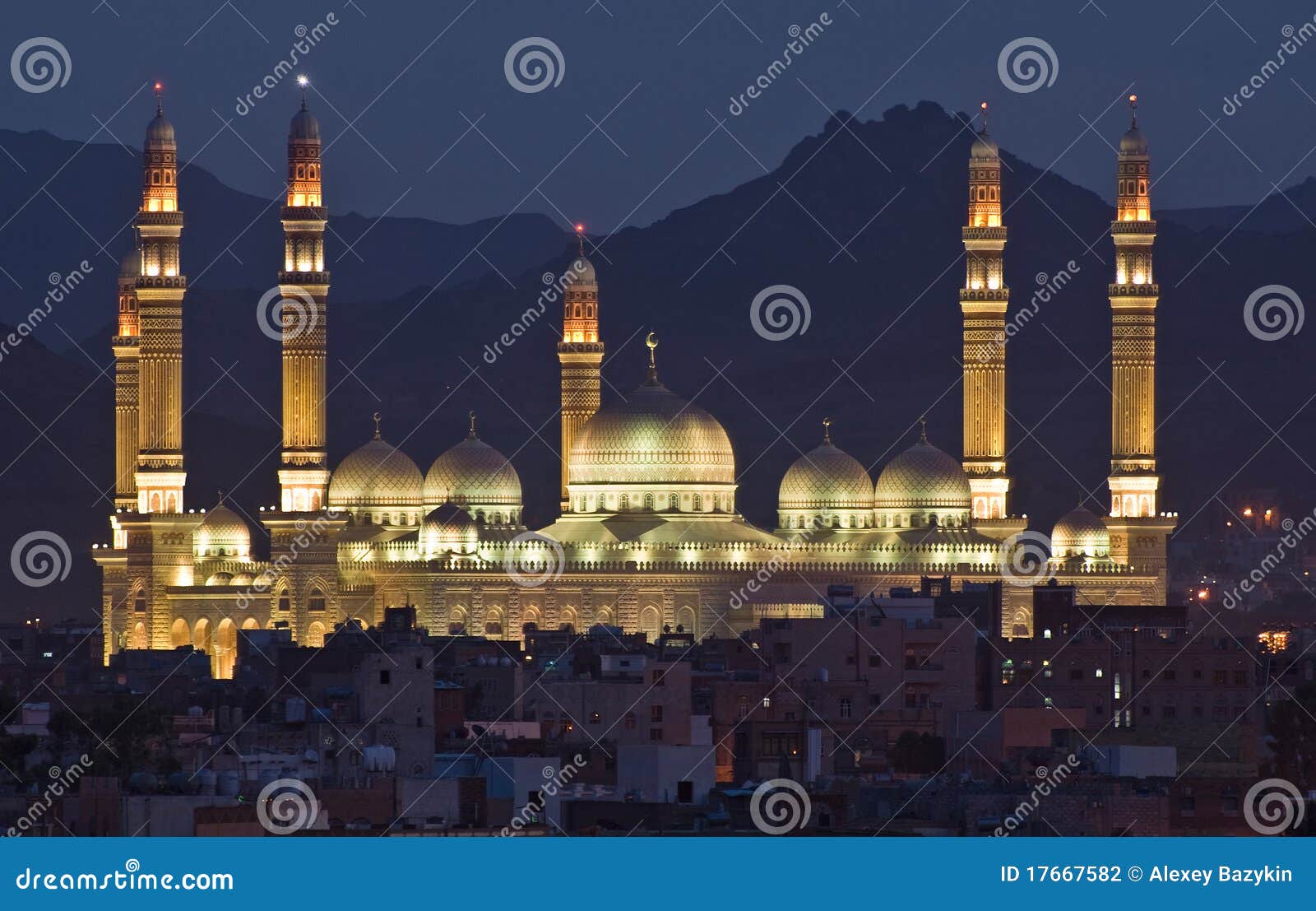 Mosque at night stock photo. Image of crescent, yemen - 17667582