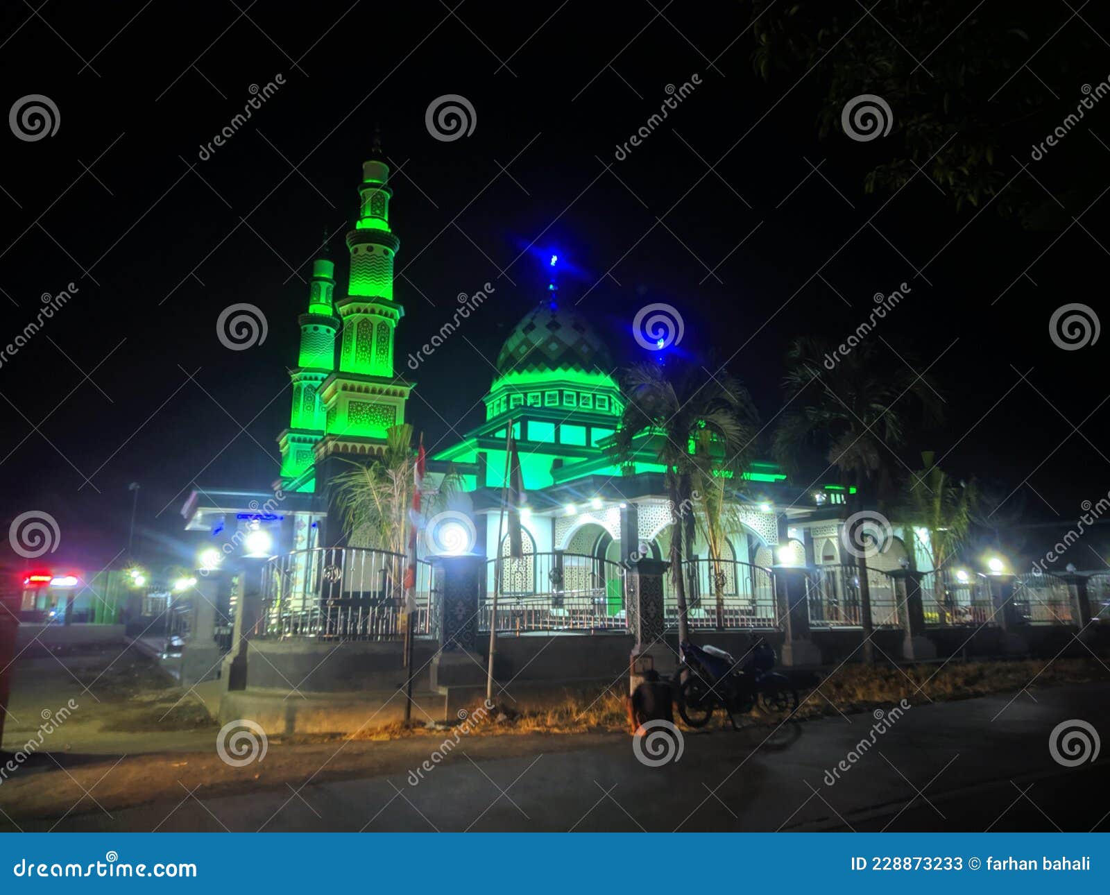 A mosque at night stock image. Image of mosque, streetlight - 228873233