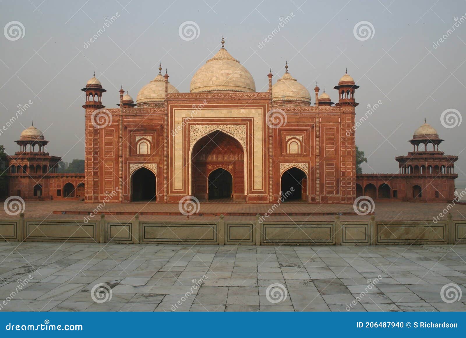 The Octagonal Turret Of The Quinta Da Regaleira Estate. Sintra ...