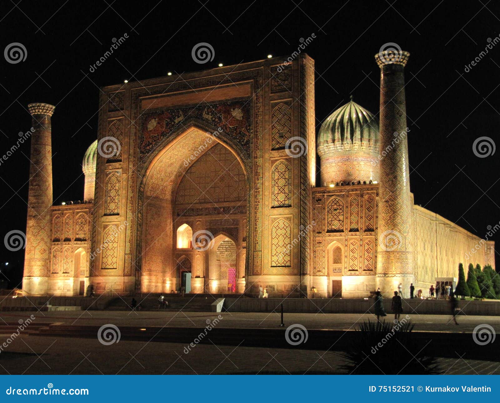 Mosque Sherdor on Registan Square Stock Image - Image of geometry ...