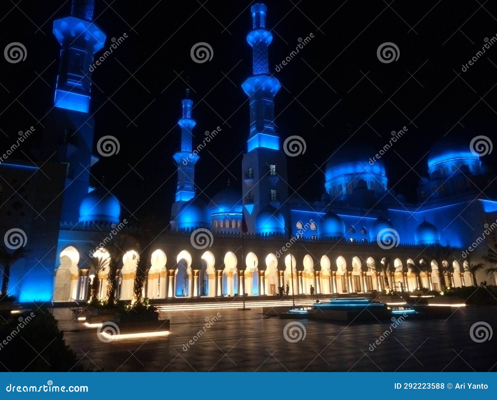 Mosque syekh Zayed in solo editorial stock photo. Image of mosque ...
