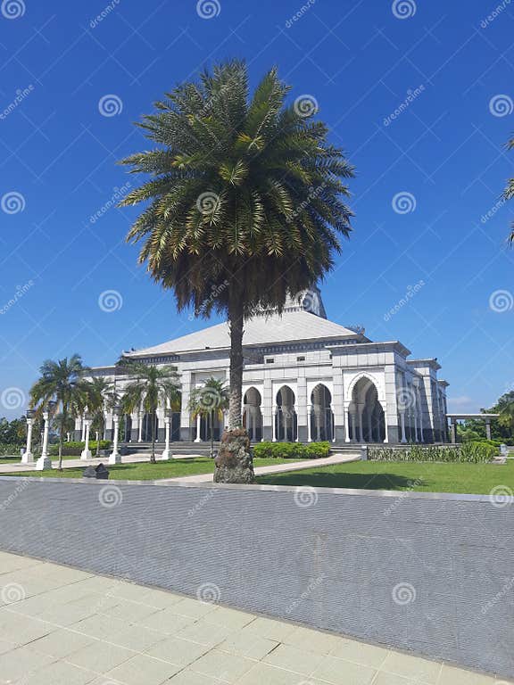 Mosque with Classical Architecture Editorial Stock Photo - Image of ...