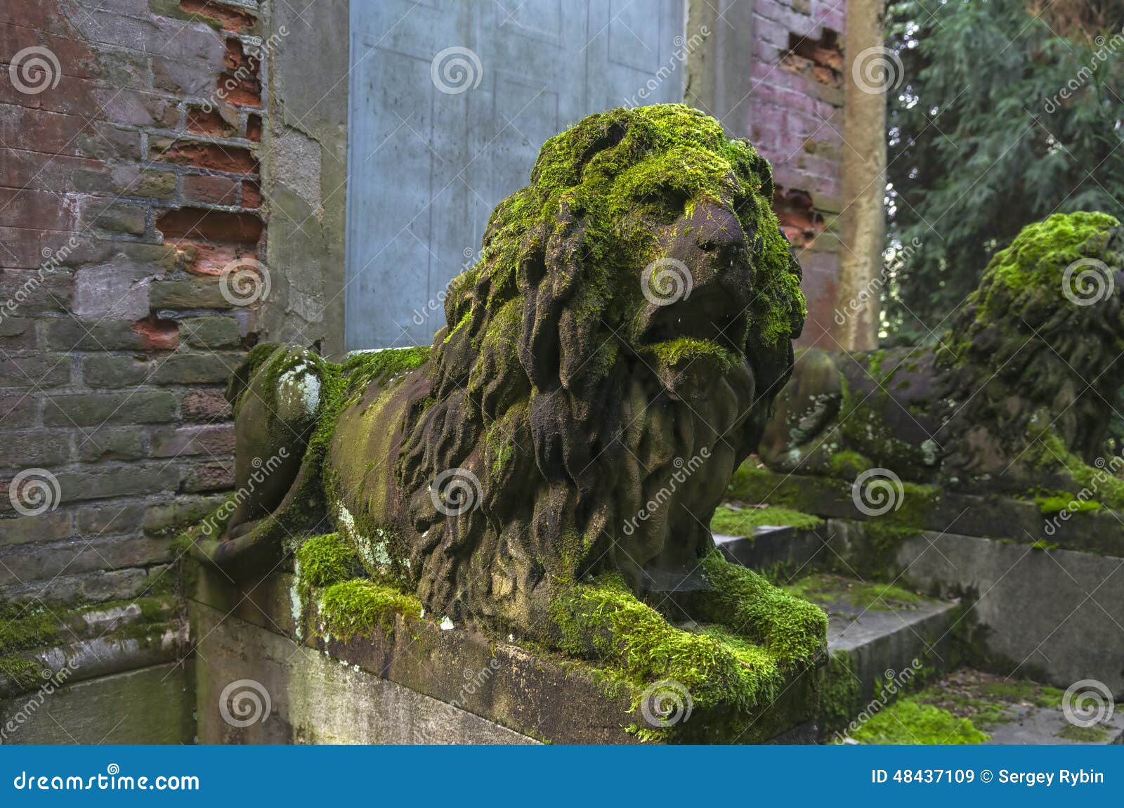Moss-covered Stone Sculptures of Lions. Stock Image - Image of park ...