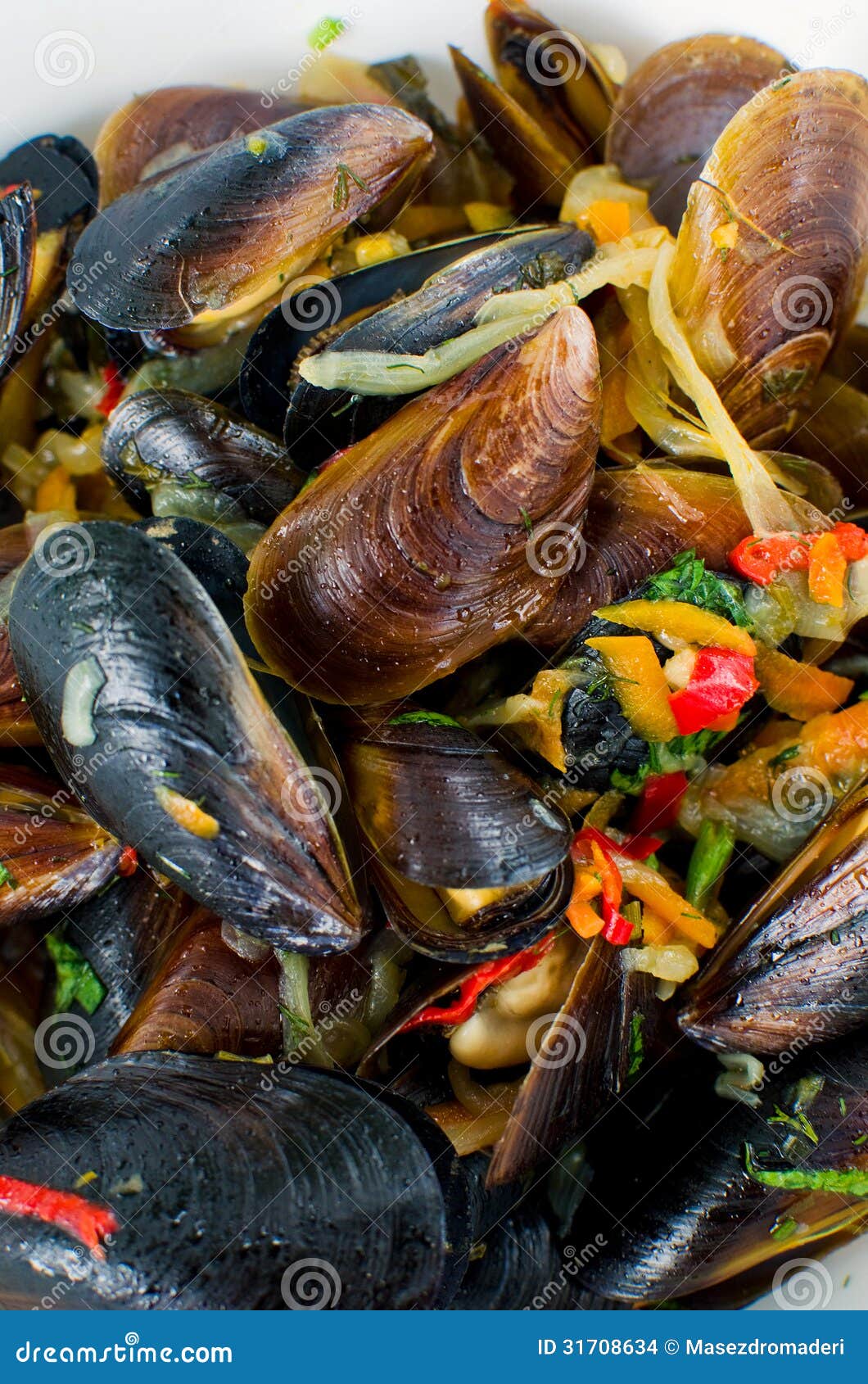 Mosselen met groenten stock foto. Image of gastronomie - 31708634