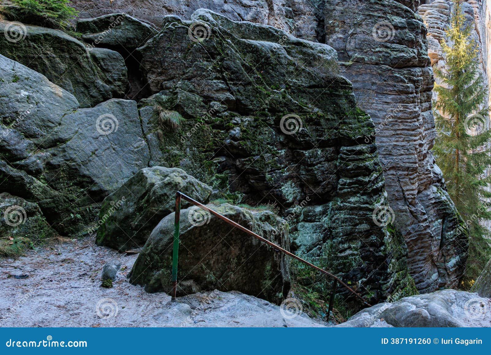 Rock Pathway Stock Image | CartoonDealer.com #95367133
