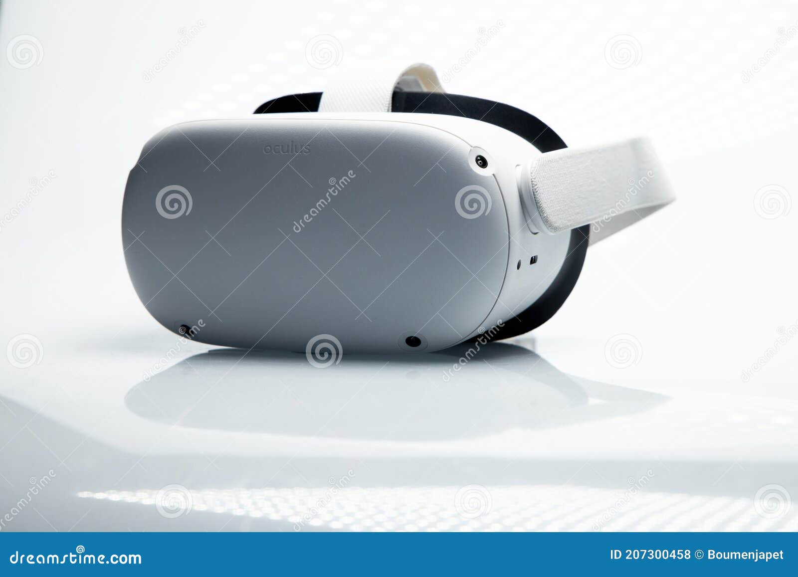 Most Advanced All-in-One VR Headset Oculus Quest 2 Editorial Stock ...