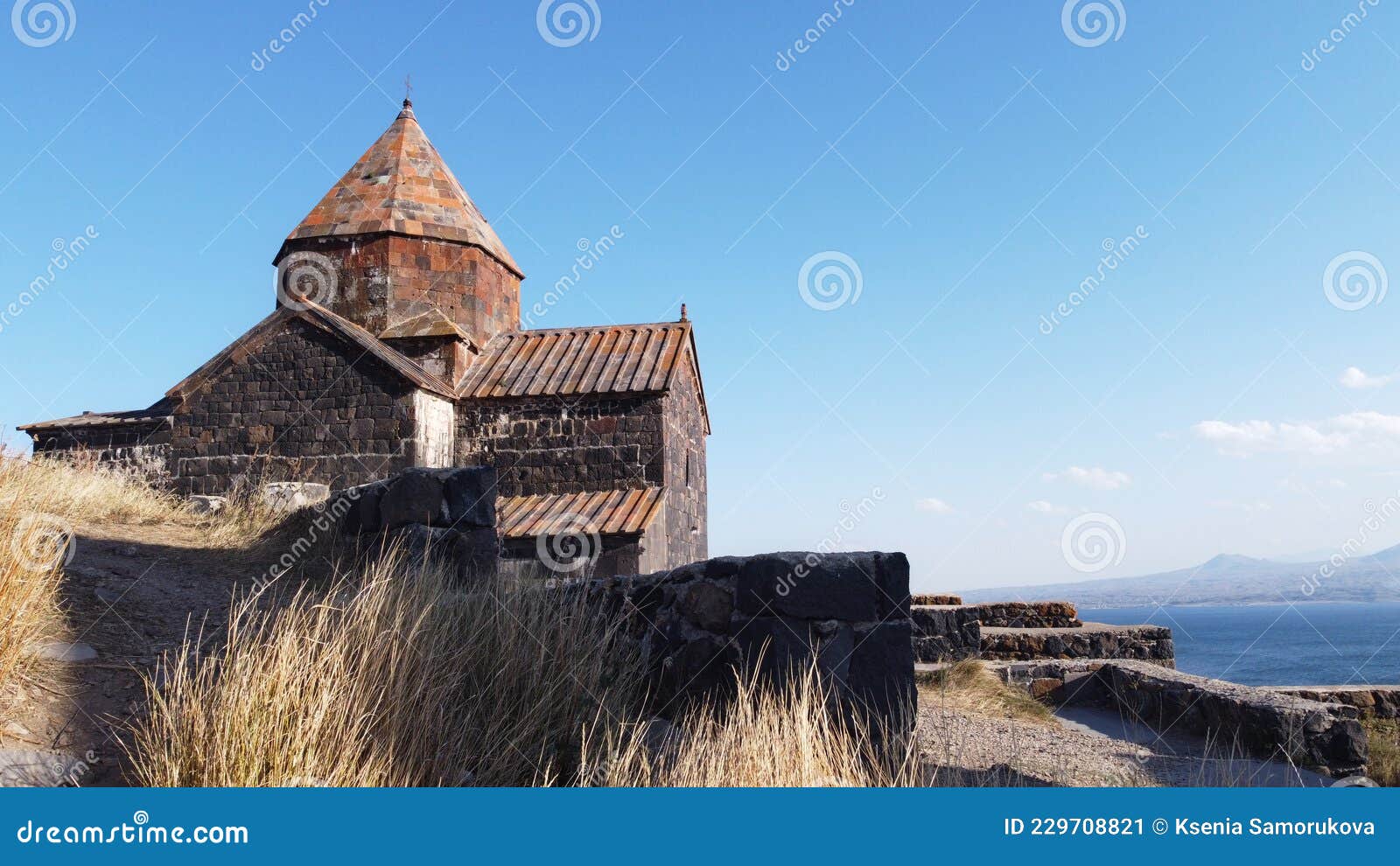 Mosteiro De Sevanavank No Lago Sevan Armenia Imagem de Stock - Imagem ...