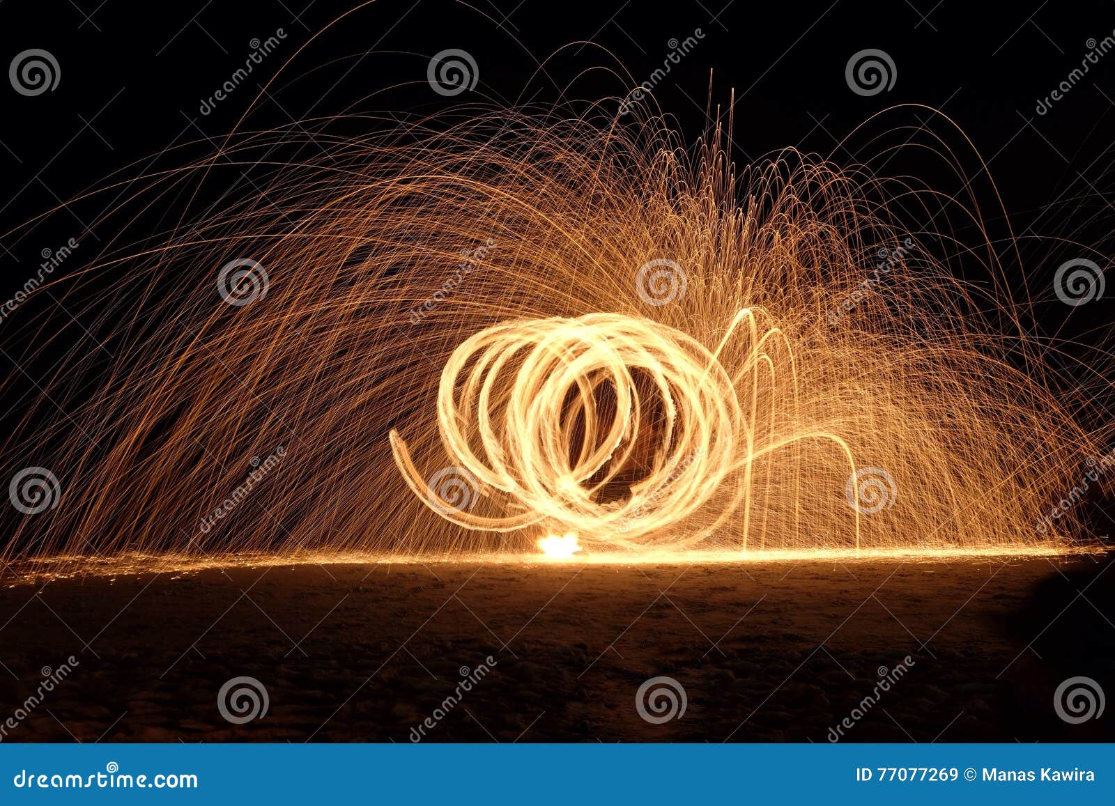 Mostra Do Fogo No Samet Do Koh Imagem de Stock - Imagem de imagem, longo: 77077269