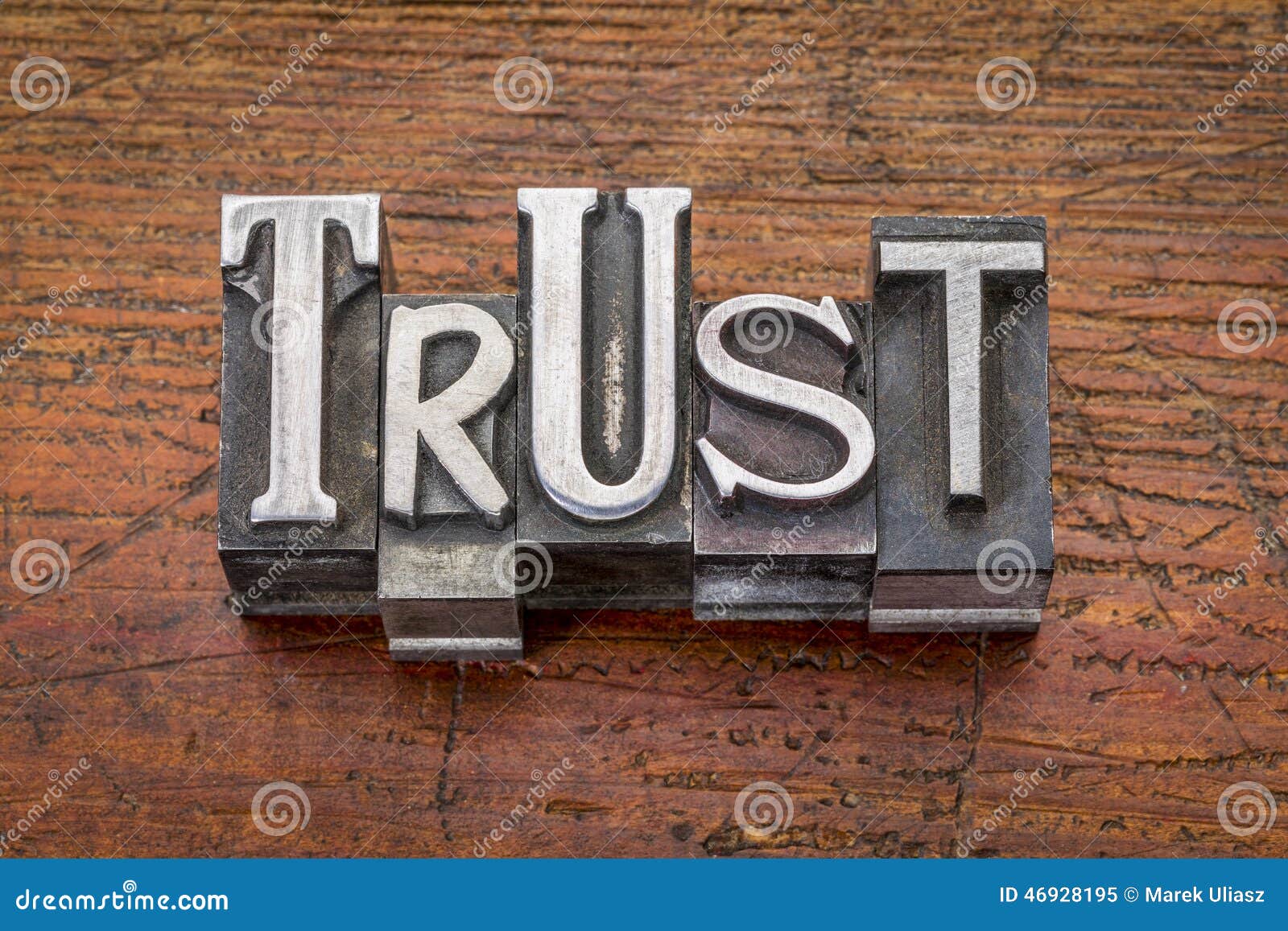 Mot De Confiance Dans Le Type En Métal Image stock - Image du confiance ...