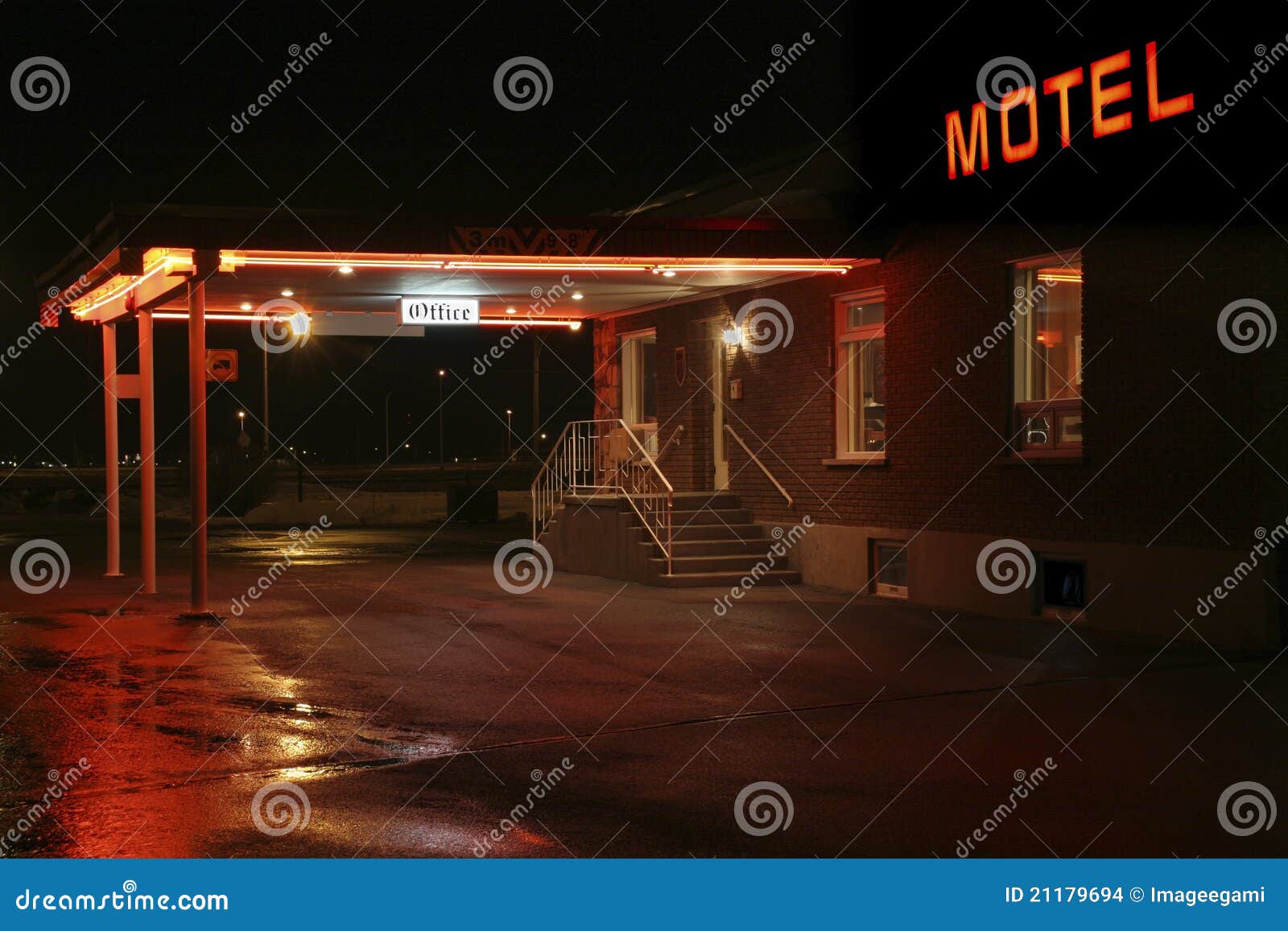 Motel entrance at night stock photo. Image of parking - 21179694