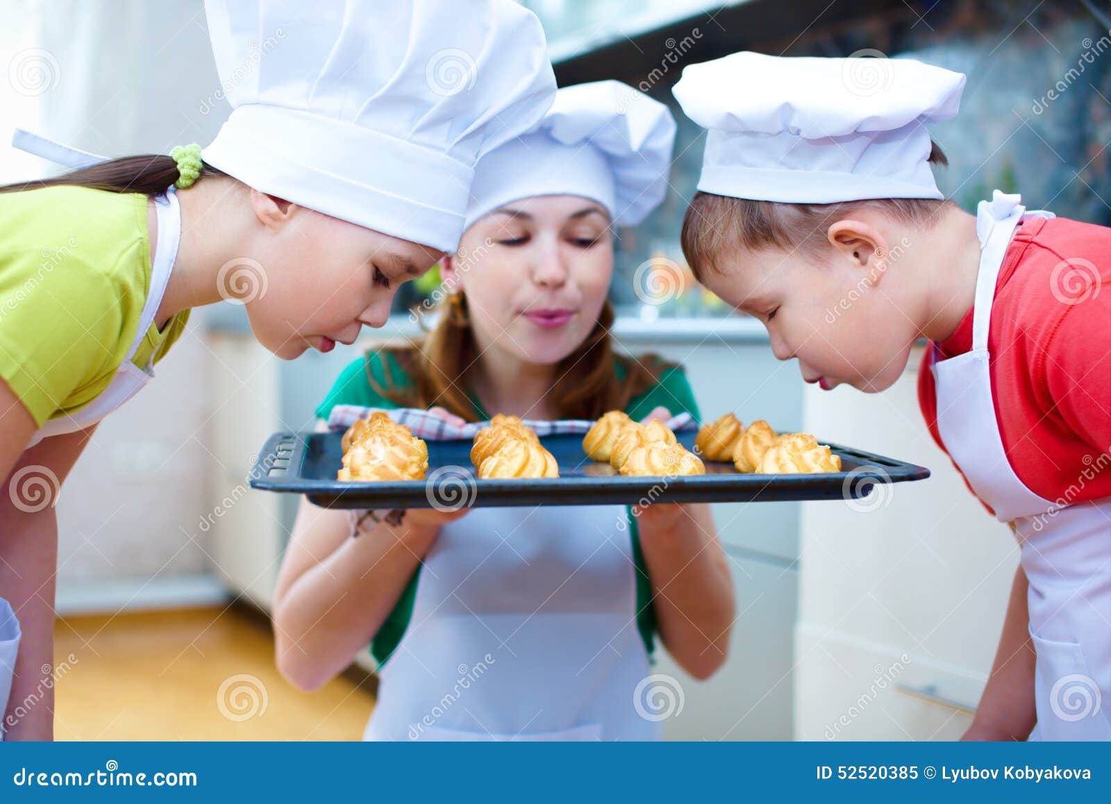 Mother with Children Making Bread Stock Image - Image of apron, baker ...
