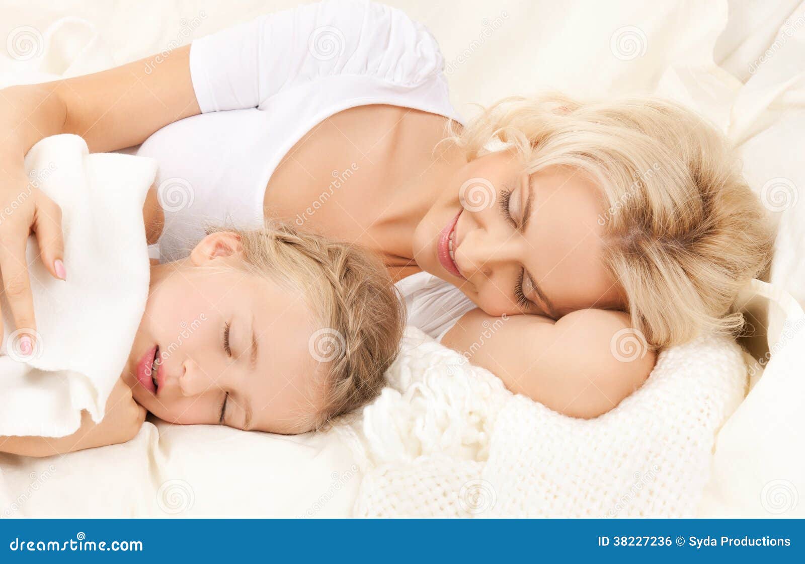 Mother and Daughter Sleeping Stock Photo - Image of mother, love: 38227236