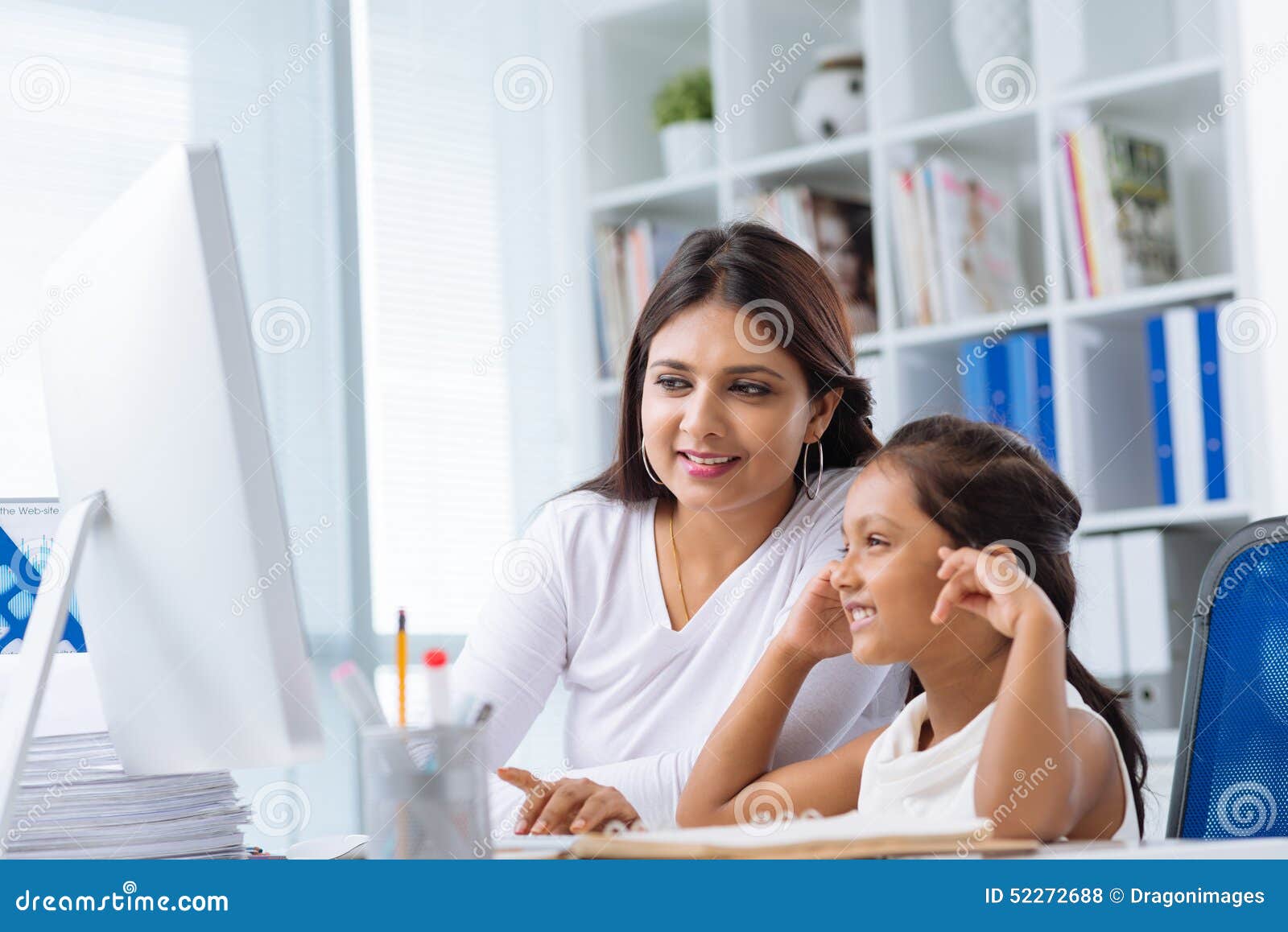 Mother and Daughter Using Computer Stock Photo - Image of teacher ...