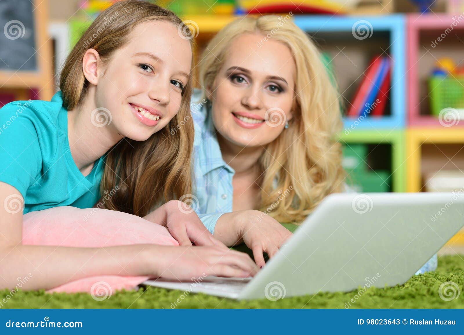 Mother and Daughter Using Laptop Stock Image - Image of girl, happiness ...