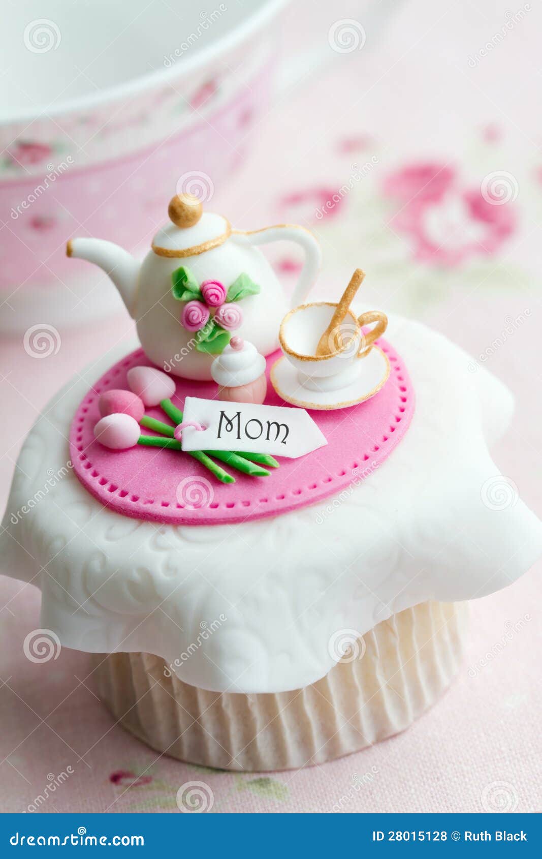 Mother s day cupcake stock photo. Image of present, afternoon - 28015128