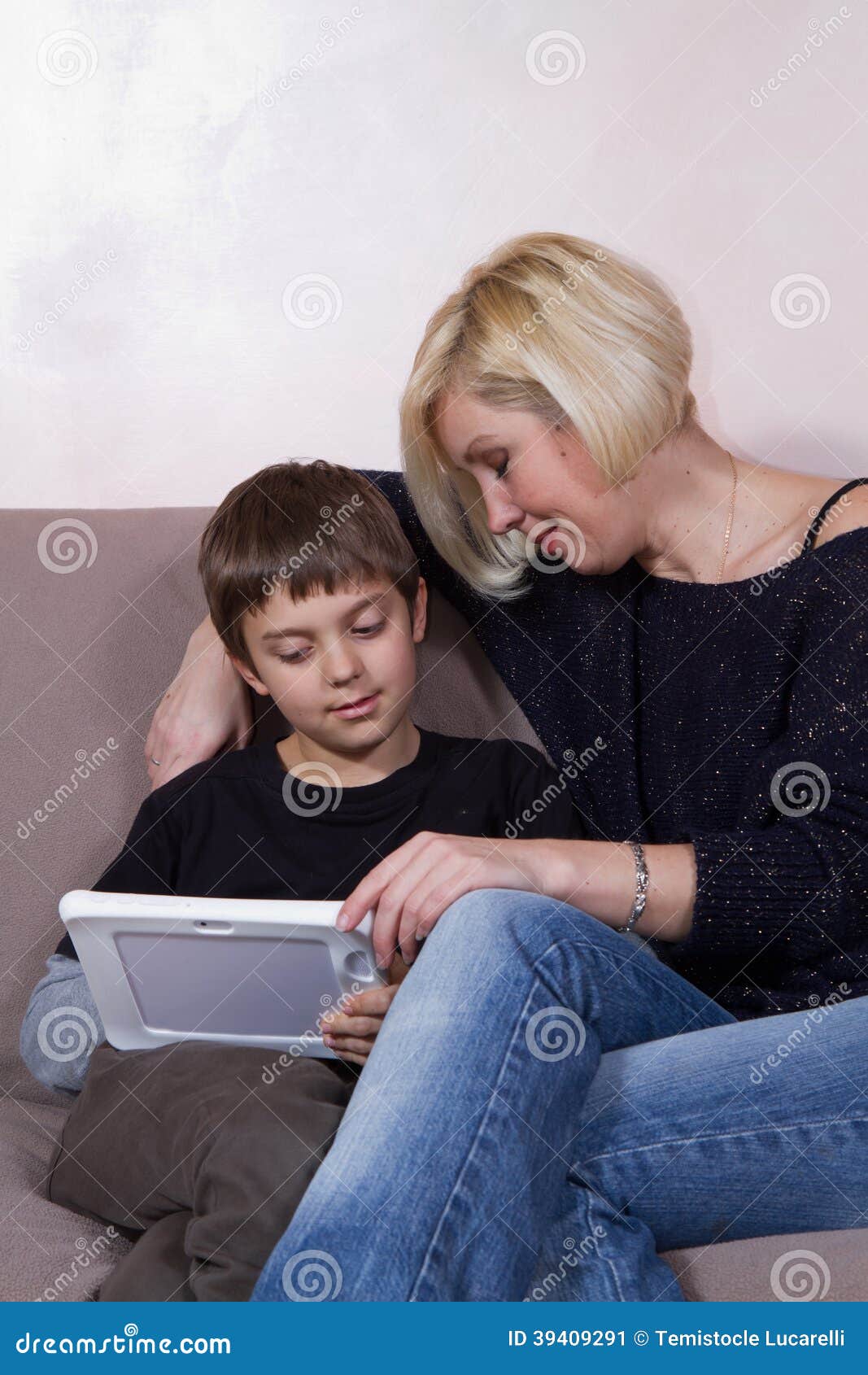 Ipad Kids Parent Stock Photos - Free & Royalty-Free Stock Photos from ...