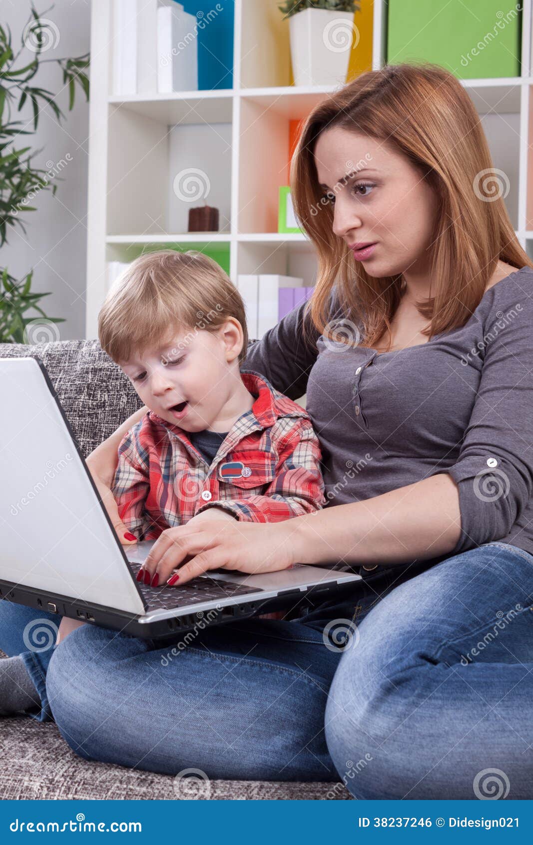 Mother and Son Using Computer Stock Photo - Image of happiness, happy ...