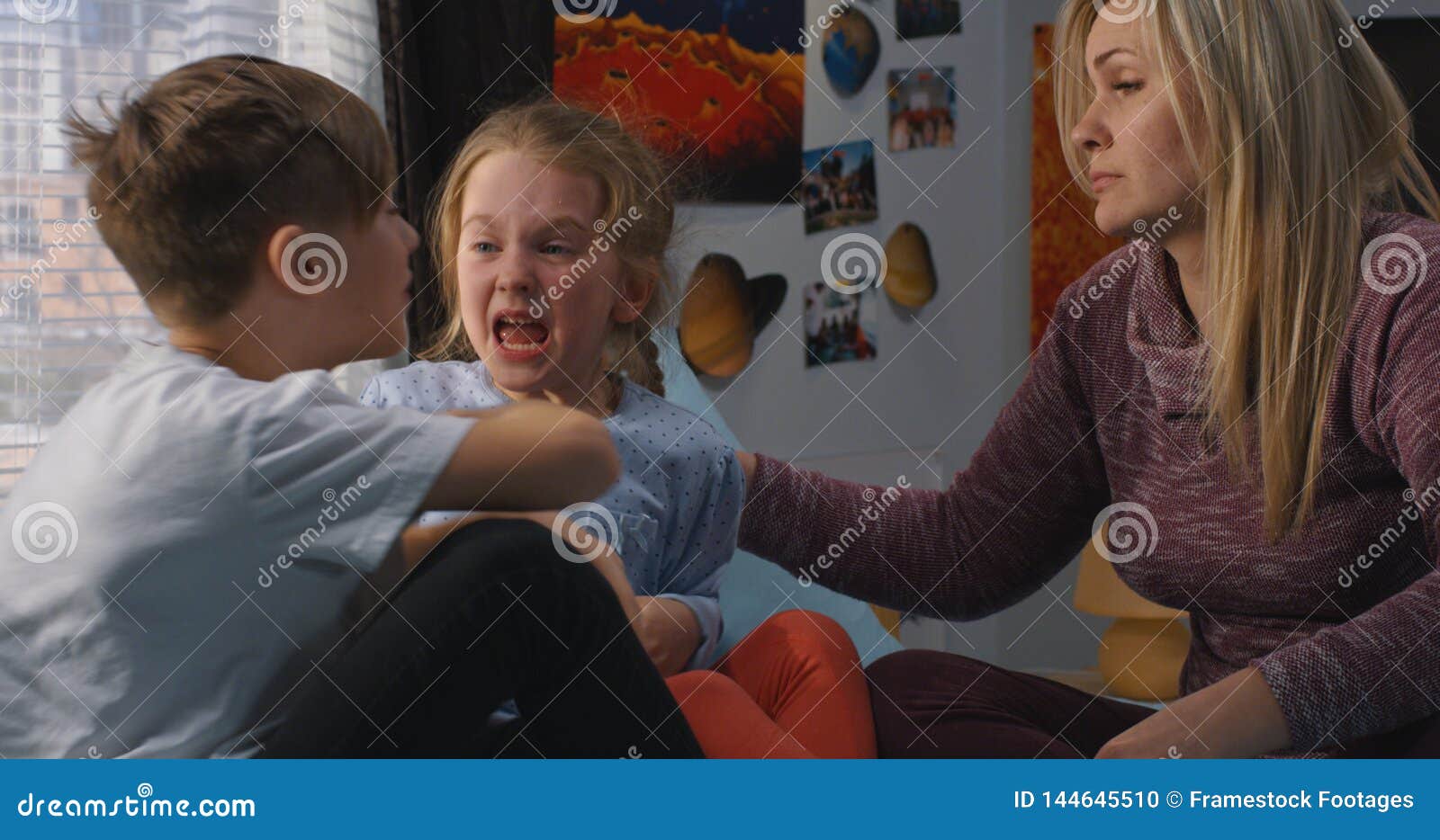 Bickering Family Royalty-Free Stock Photo | CartoonDealer.com #30828309