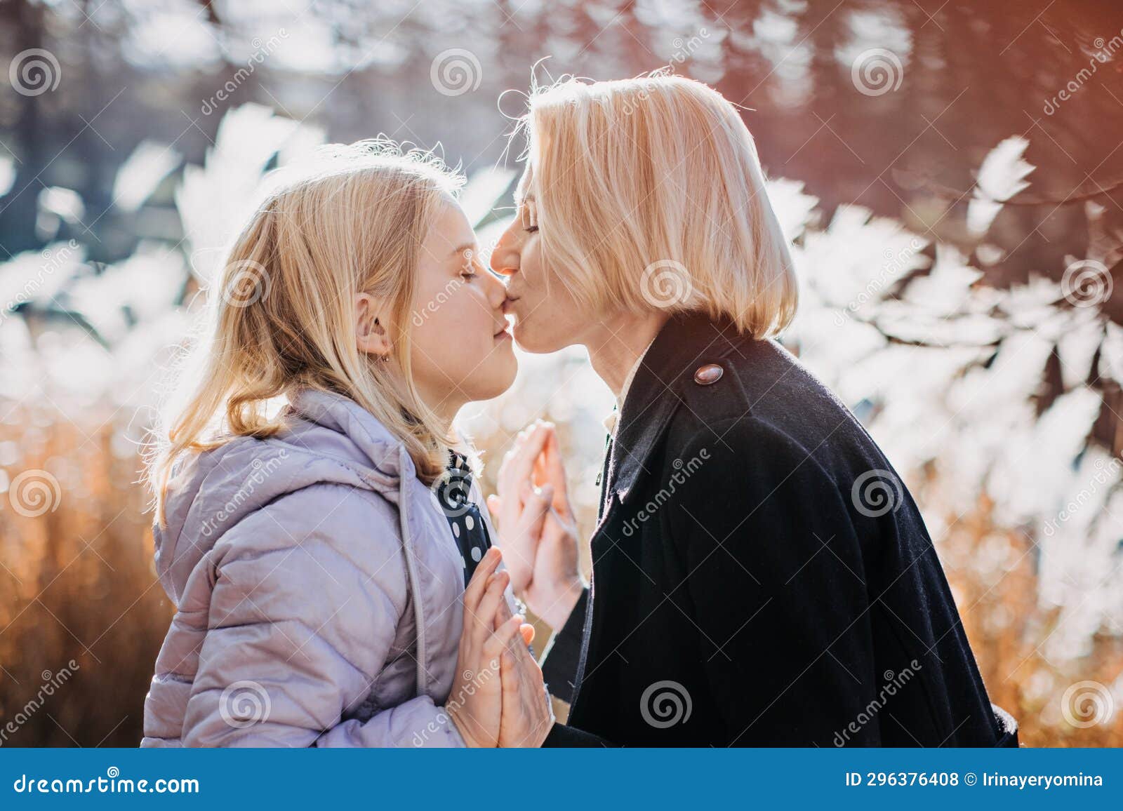 Mother And Teenage Daughter Relationship Tips For Moms Raising Teenage