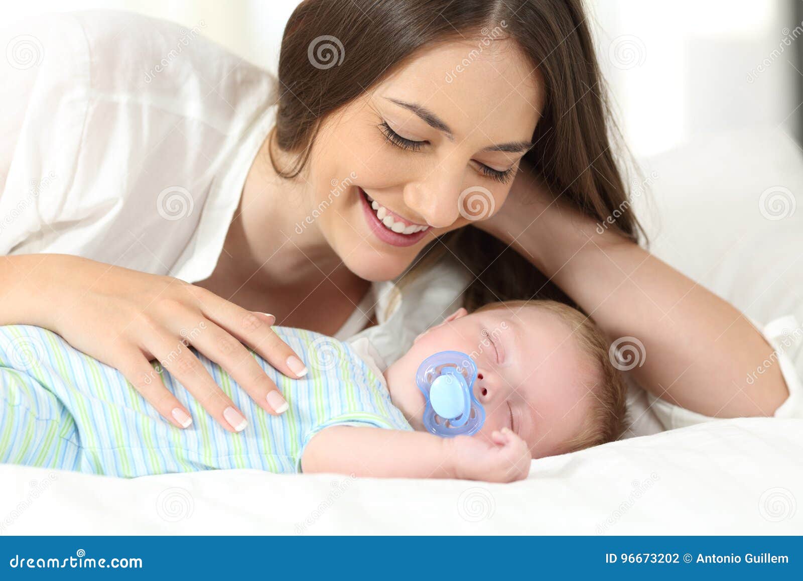 Mother Watching At The Newborn Baby With Hyperbilirubinemia / Neonatal ...