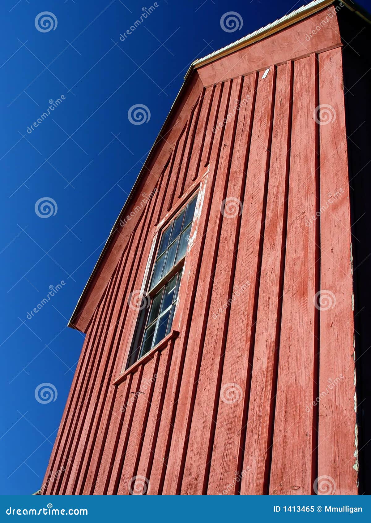 Motif Number One Side View Picture. Image: 1413465