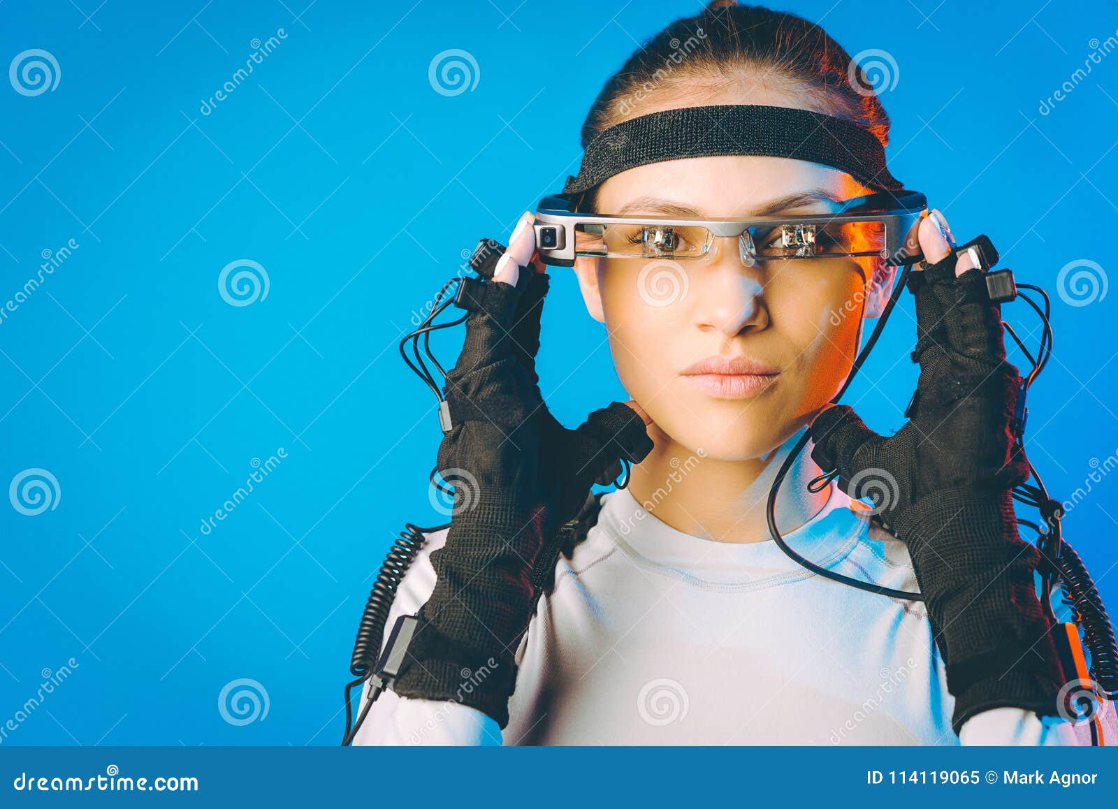 Motion Caption Virtual Reality Stock Image - Image of caucasian, cyber ...