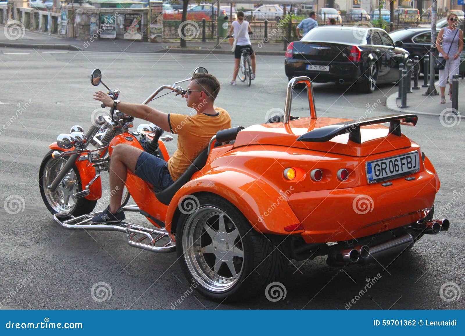 Motocicleta de tres ruedas fotografía editorial. Imagen de exterior ...