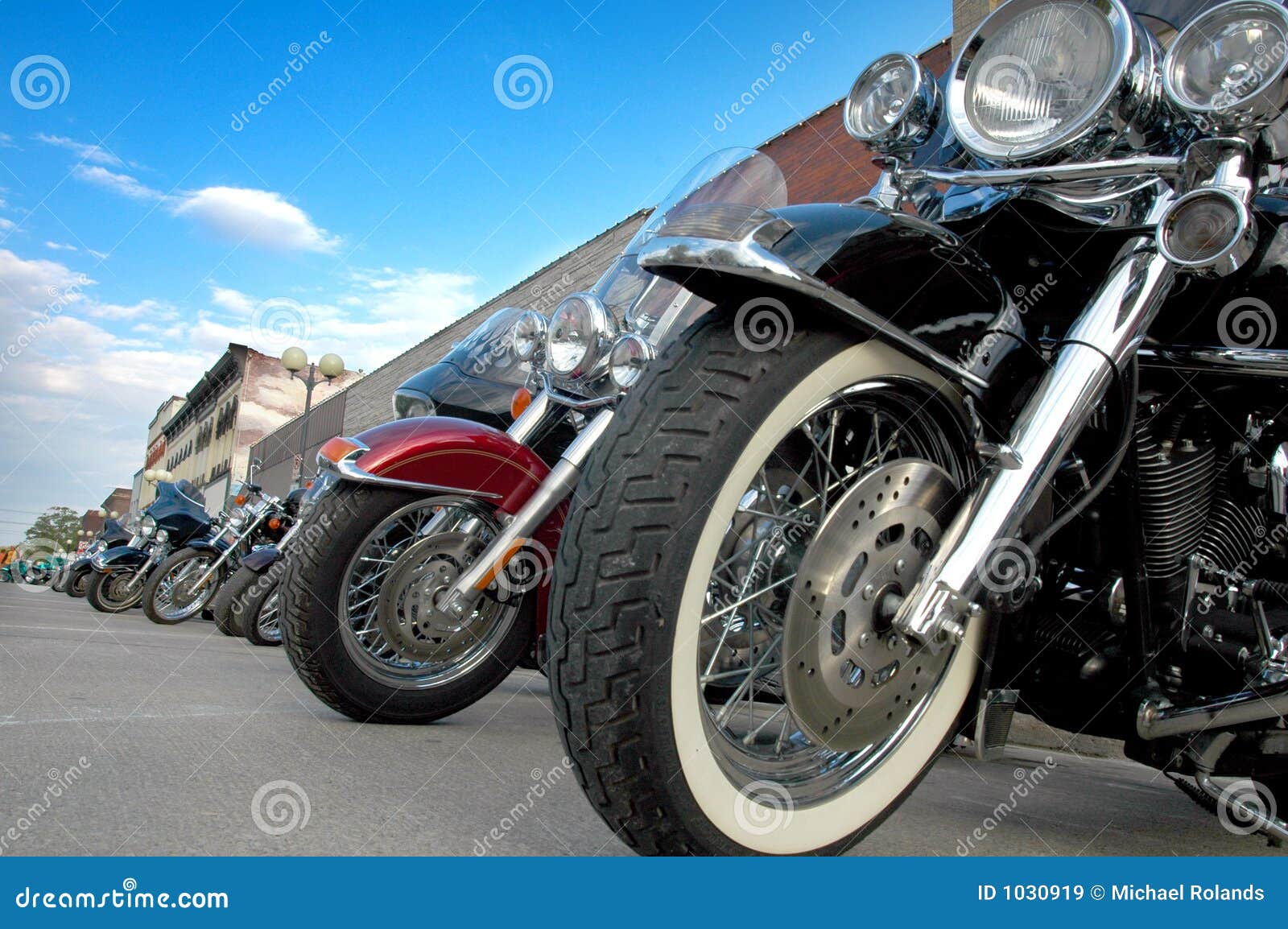 Motocicli immagine stock. Immagine di rotelle, trasporto - 1030919