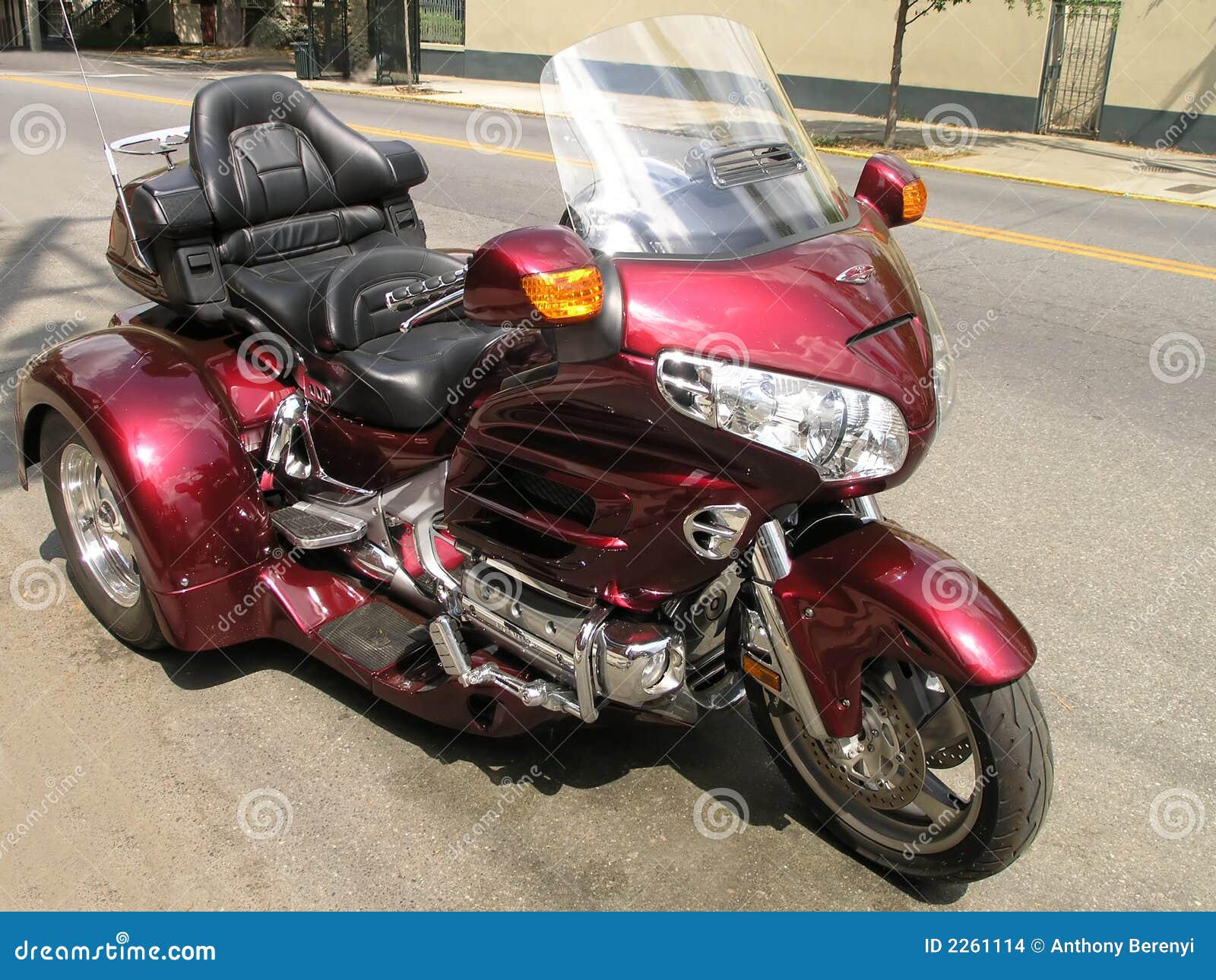 Motocyclette de 3 roues photo stock. Image du chrome, pneus - 2261114