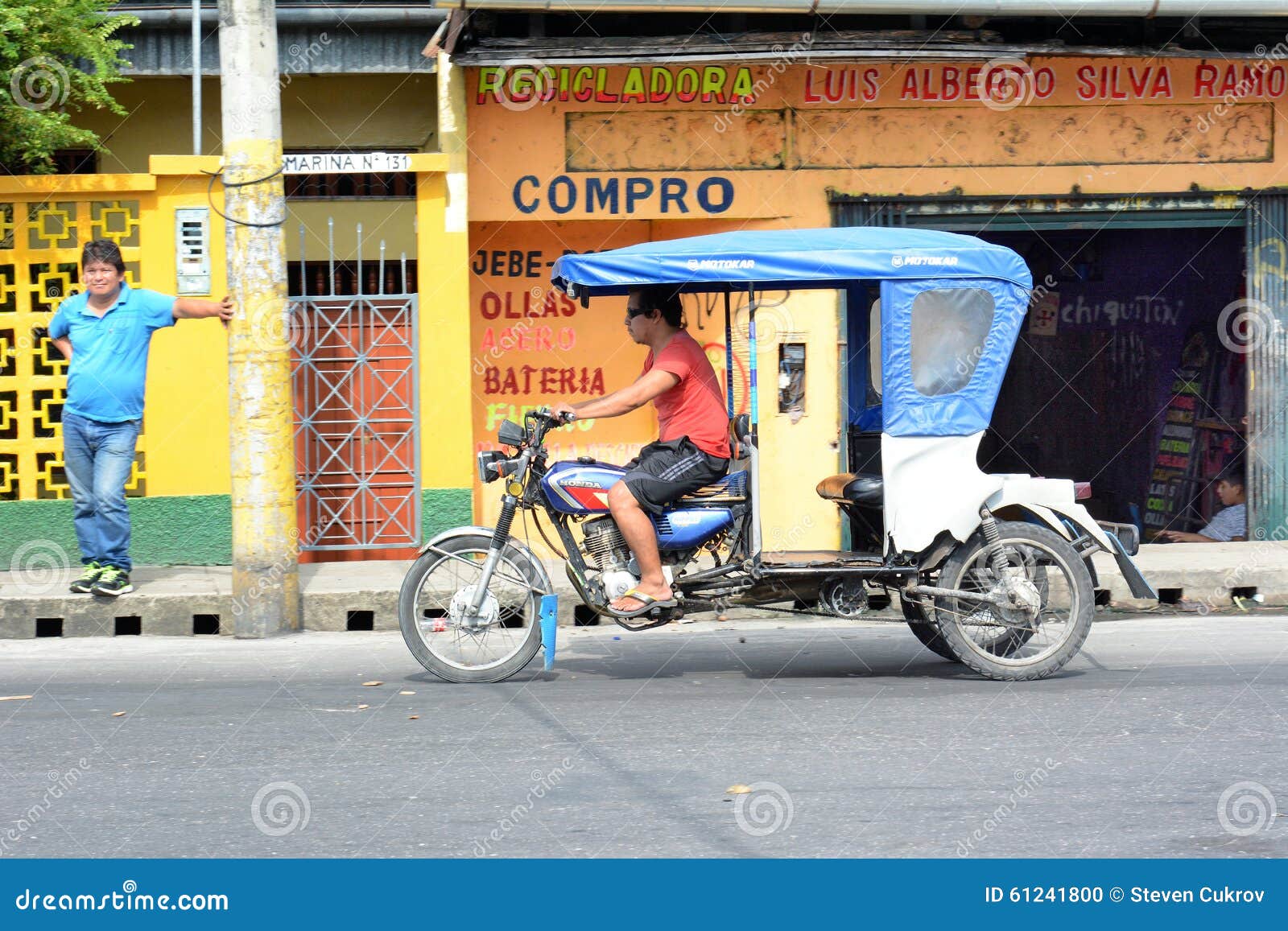 MotoKar Iquitos Peru redactionele afbeelding. Image of straat - 61241800