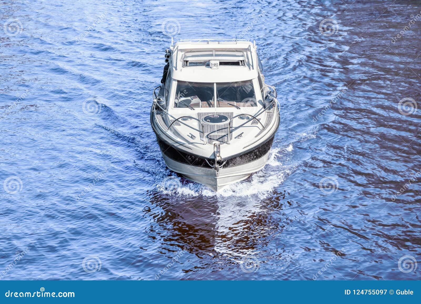 Motor boat on the water stock image. Image of motorboat - 124755097
