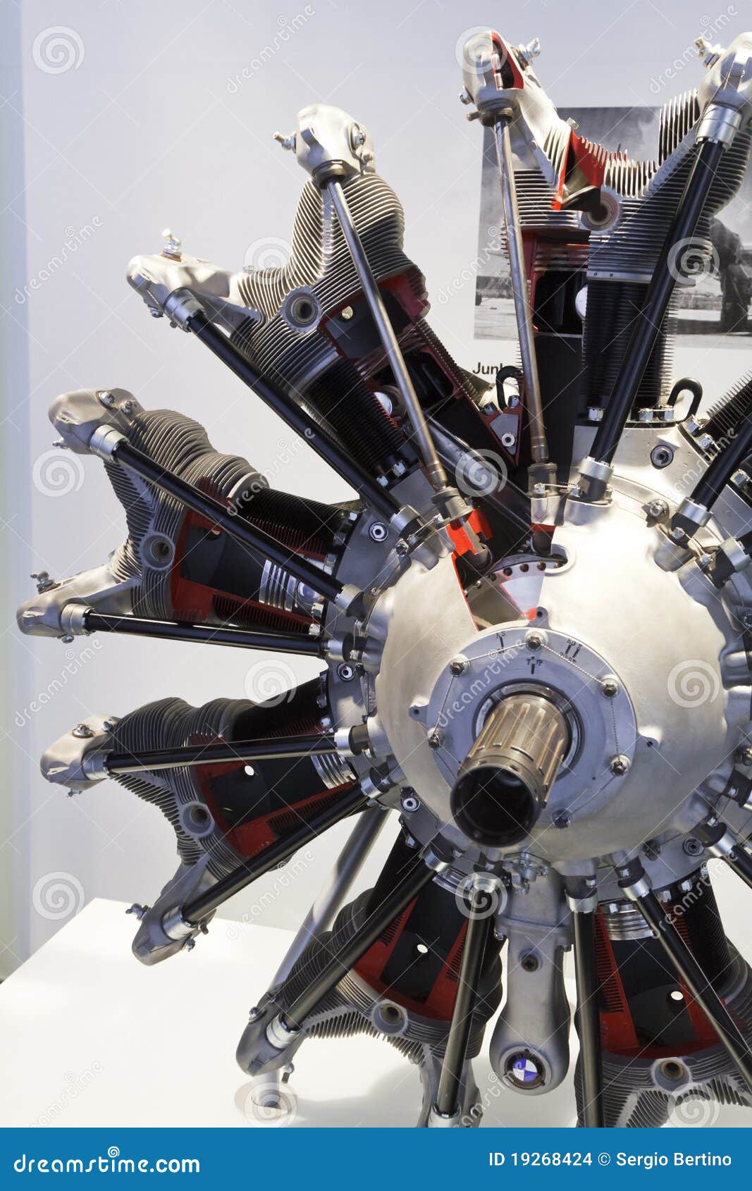 Motor dado forma estrela foto de stock. Imagem de brilhante - 19268424