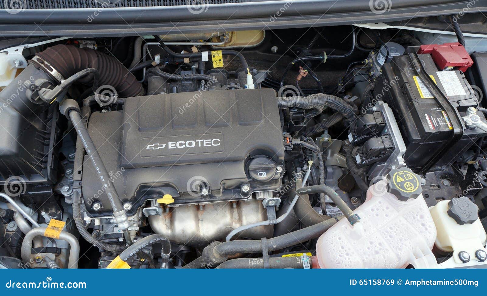 Motor de Chevrolet Sonic imagen de archivo editorial. Imagen de motor ...