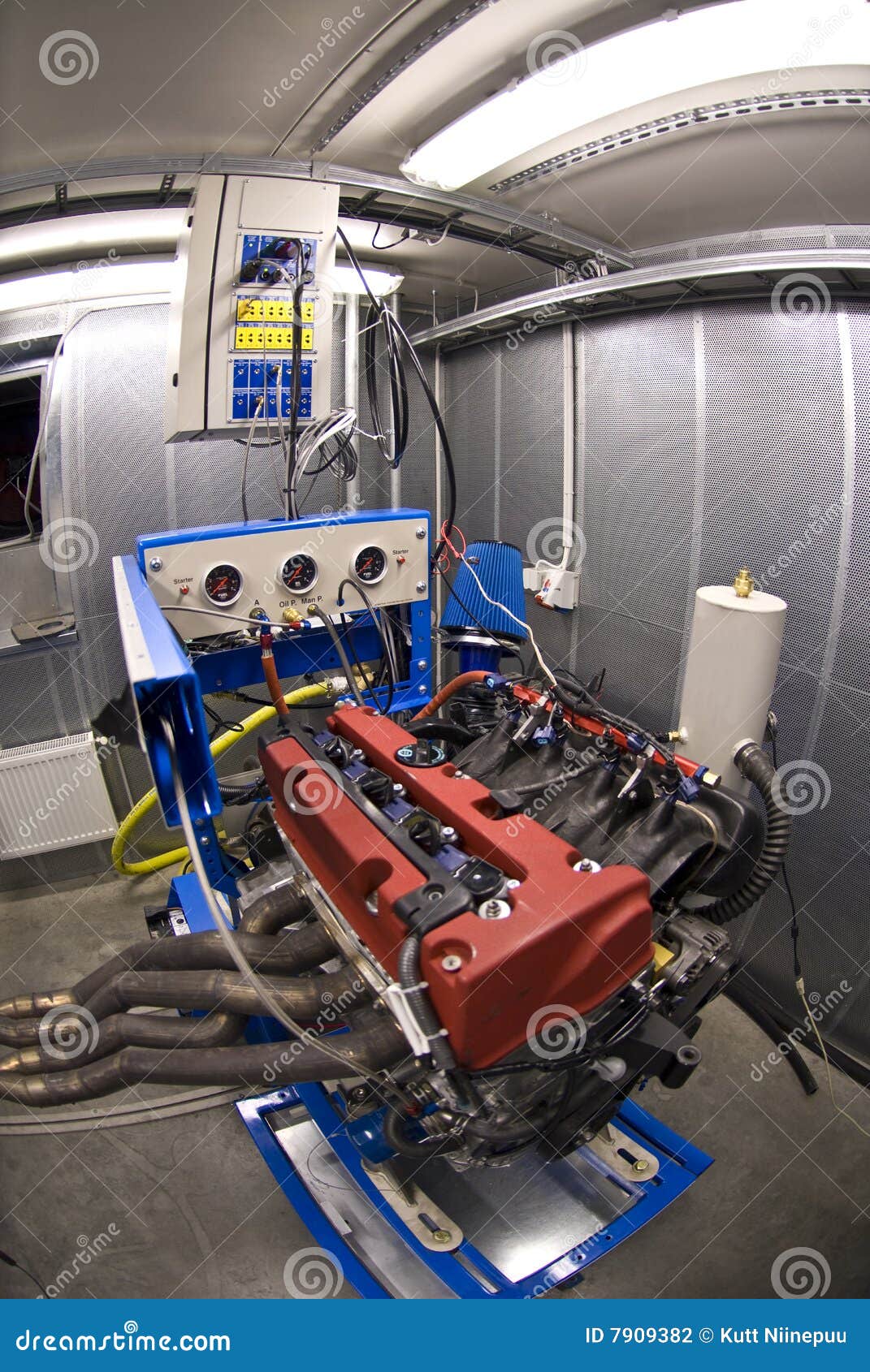 Motor de coche foto de archivo. Imagen de consonancia - 7909382