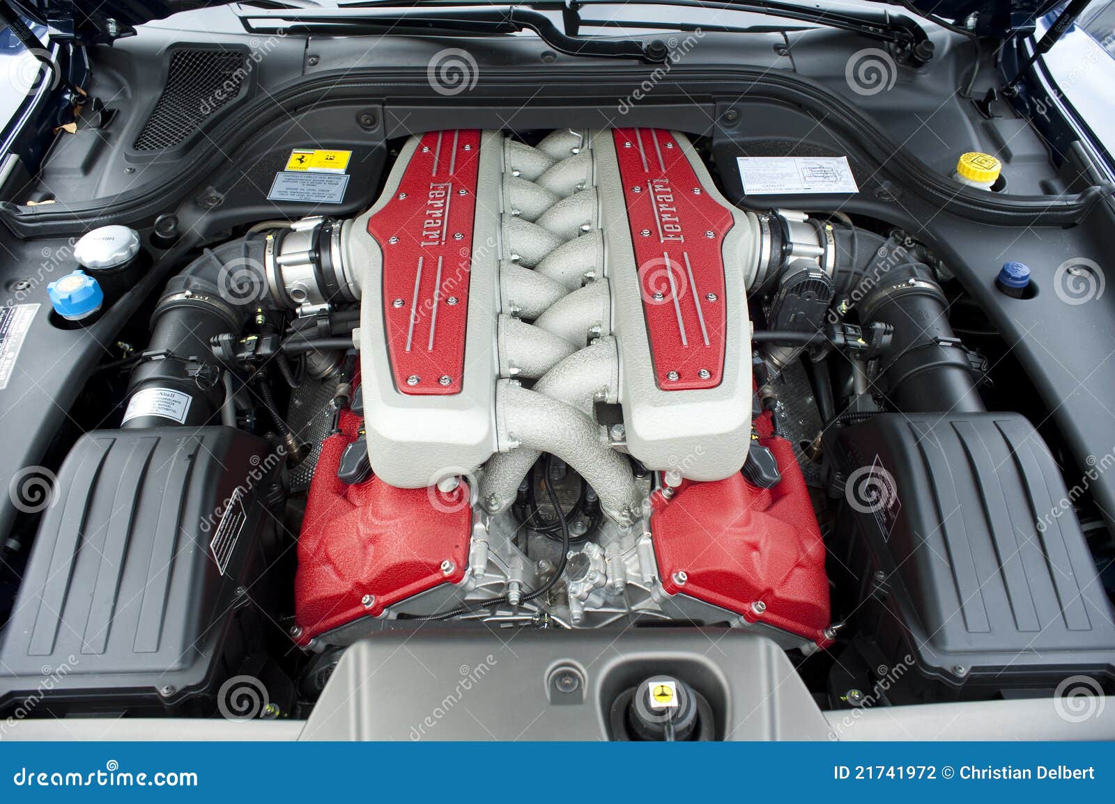 Motor de Ferrari fotografia editorial. Imagem de turbo - 21741972
