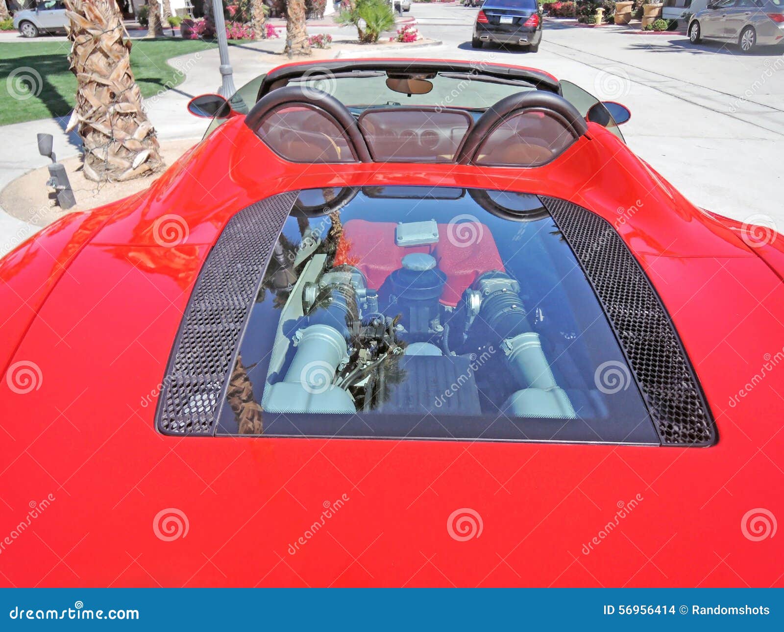 Motor De Ferrari Debajo Del Vidrio Imagen de archivo editorial - Imagen ...