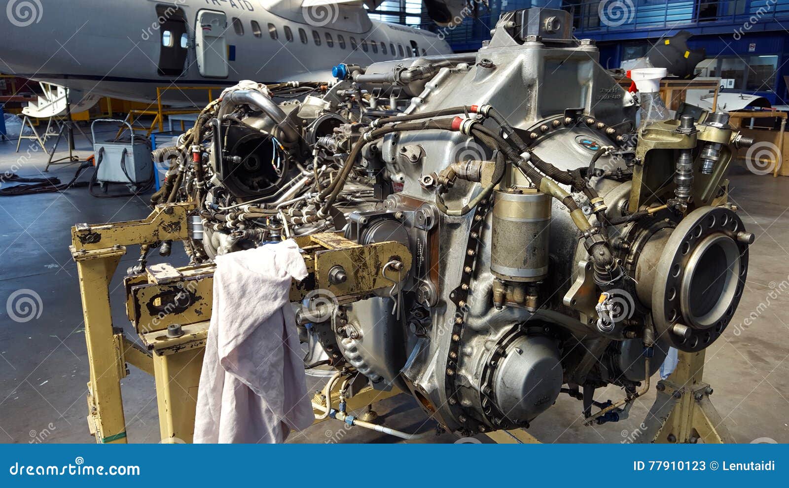 Motor de jato do ATR 72 foto de stock editorial. Imagem de gerador ...