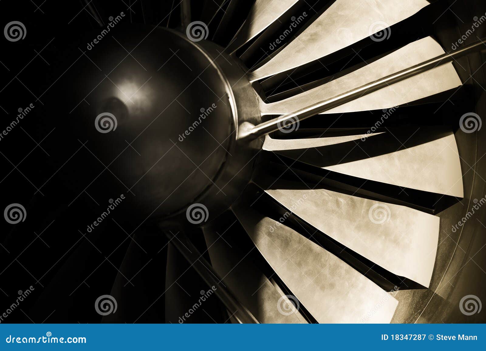 Motor de jet imagen de archivo. Imagen de industria, sombras - 18347287