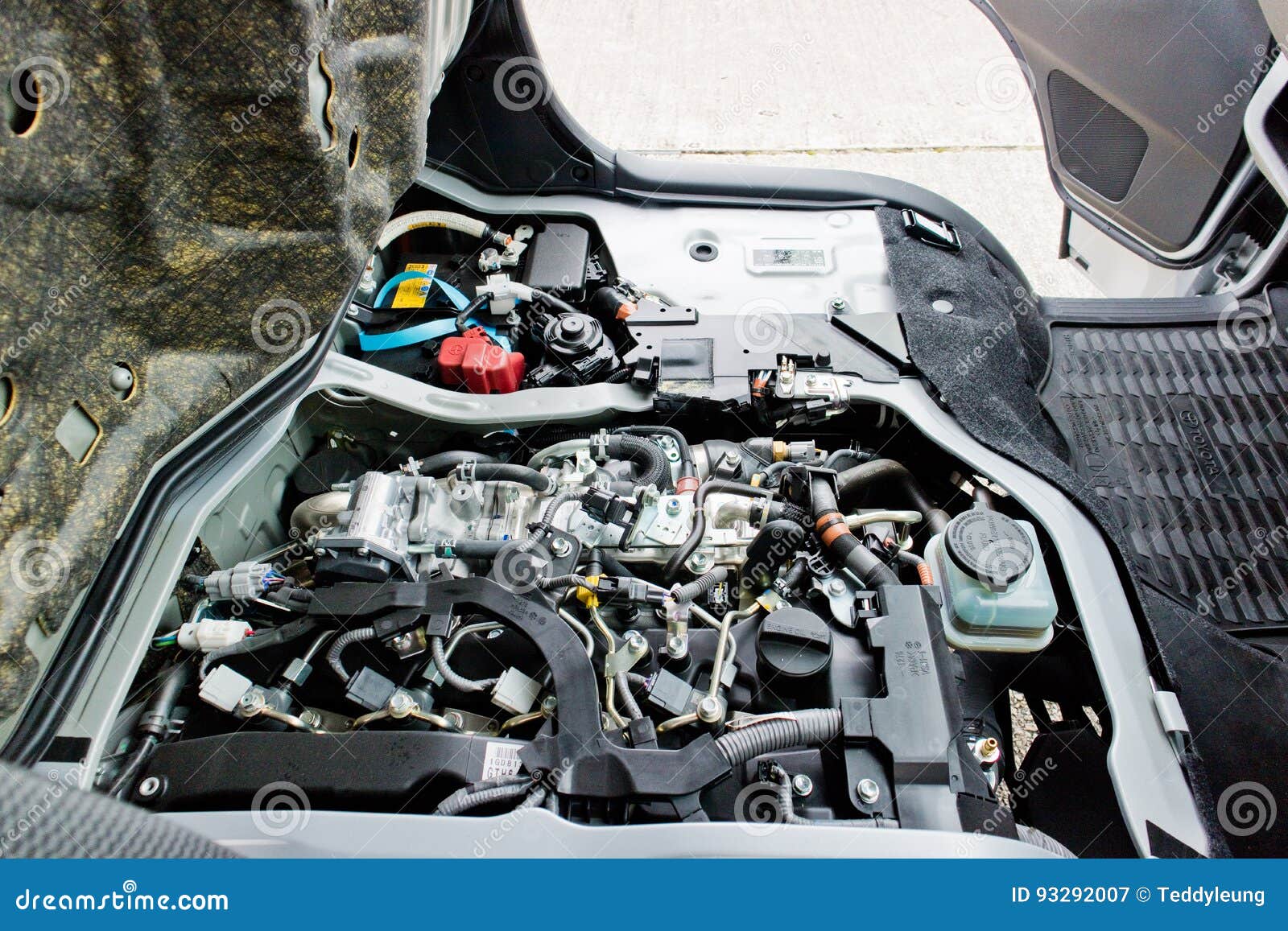 Motor 2017 de Toyota HiACE fotografía editorial. Imagen de familia ...