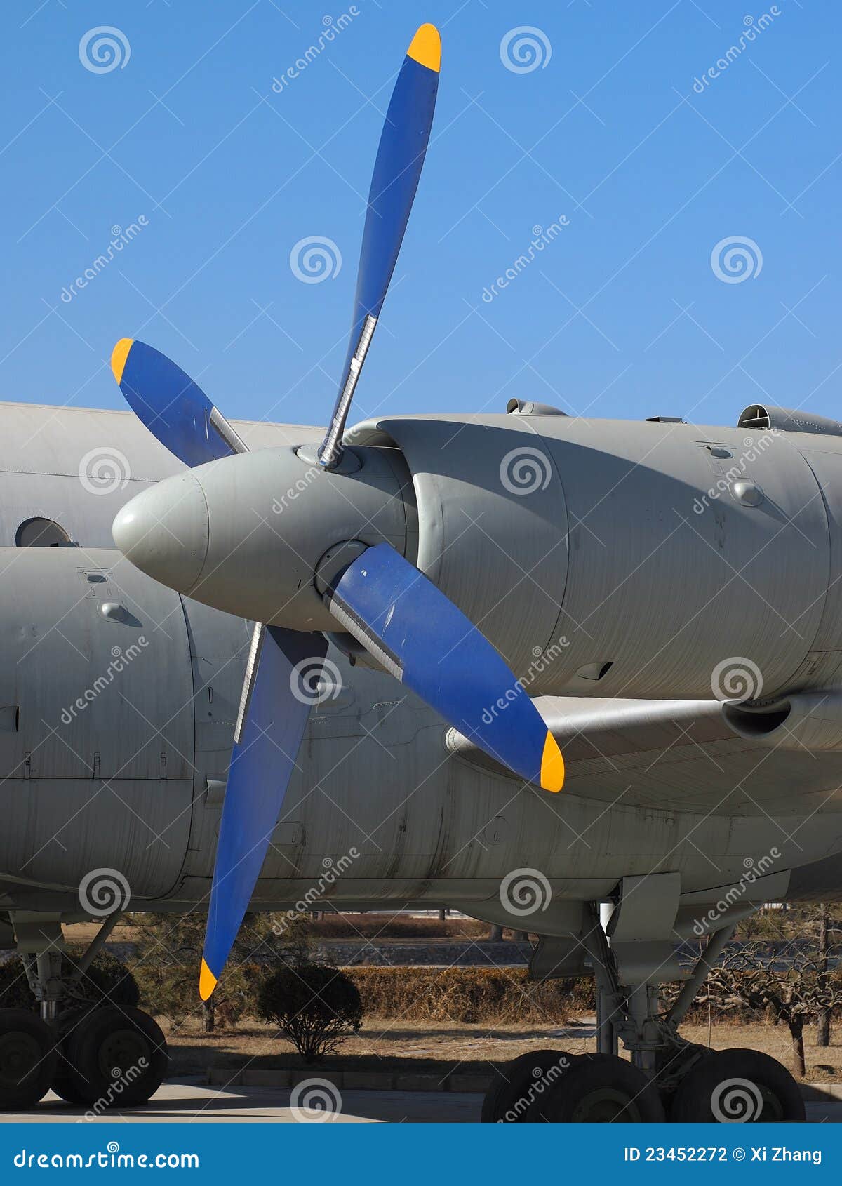 Motor plano foto de stock. Imagem de plano, mosca, motor - 23452272