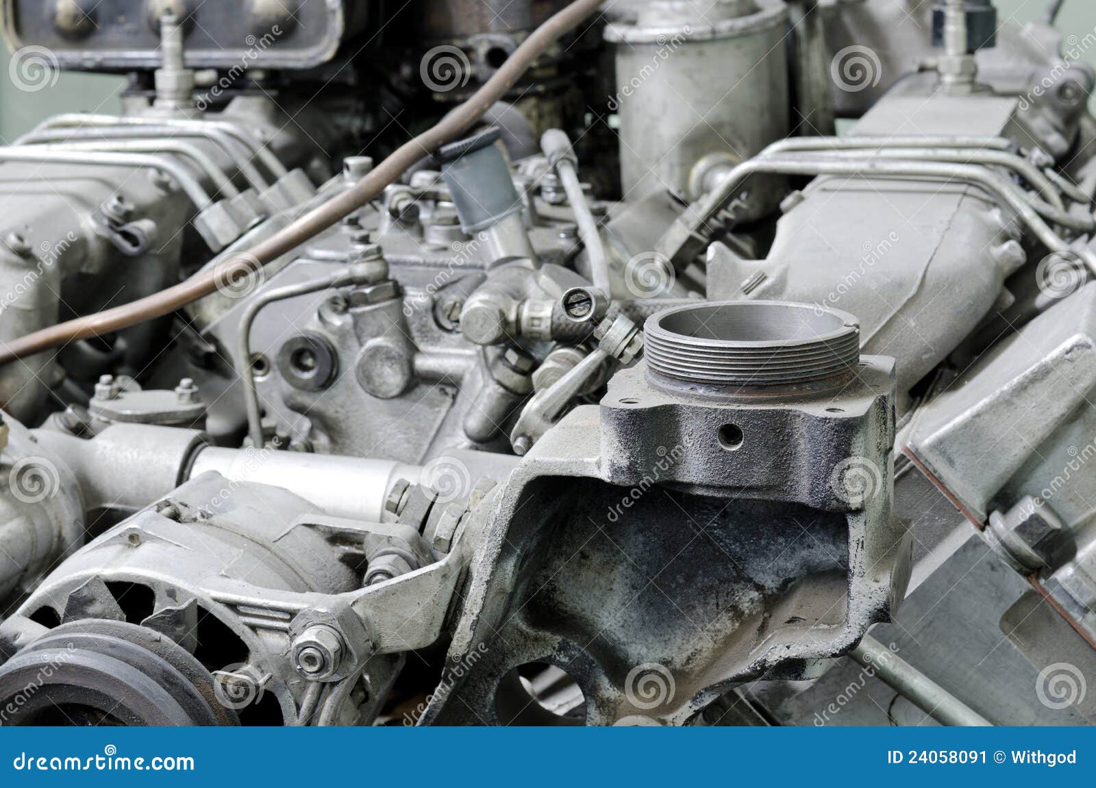 Motor quebrado antiquado imagem de stock. Imagem de quebrado - 24058091