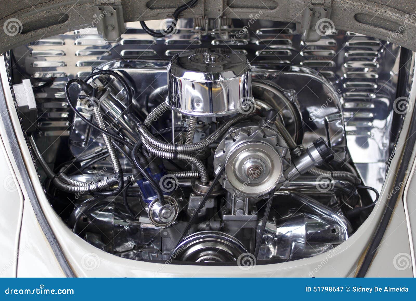 Motor van oude auto stock afbeelding. Image of brazilië - 51798647