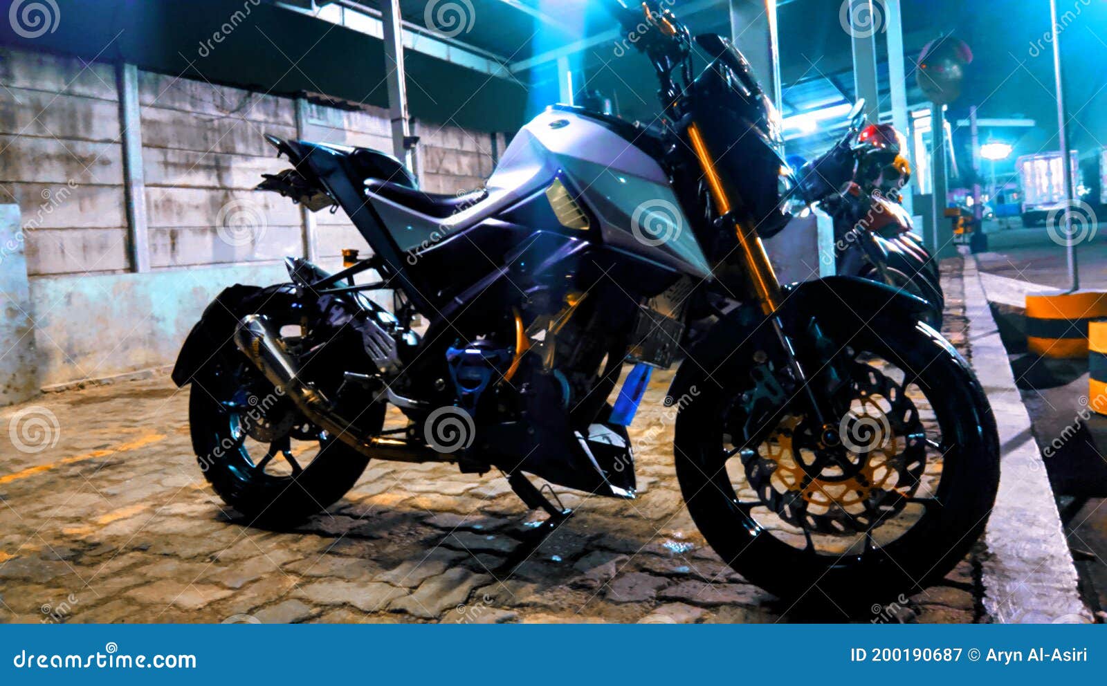 Motor XABRE m-slaz editorial photography. Image of motorcycling - 200190687